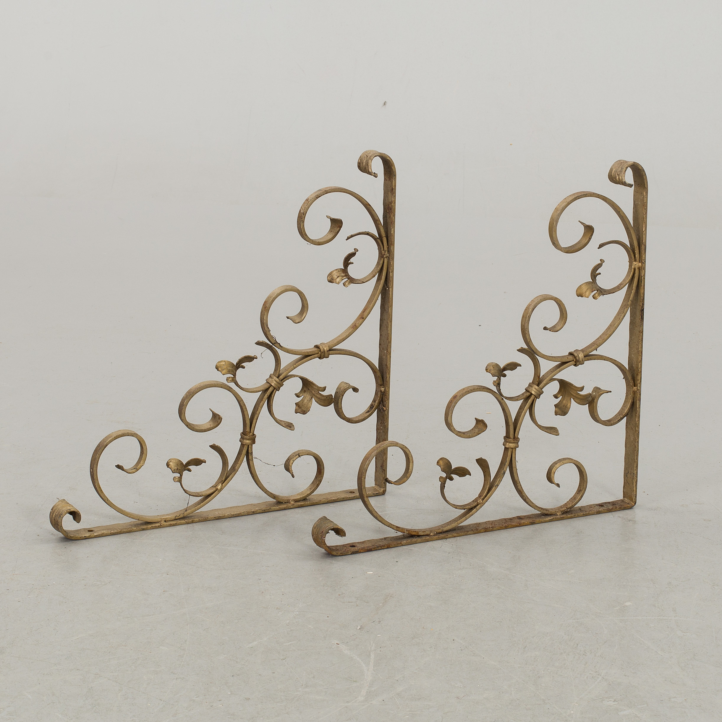 KONSOLER ett par 1900-tal. - Bukowskis