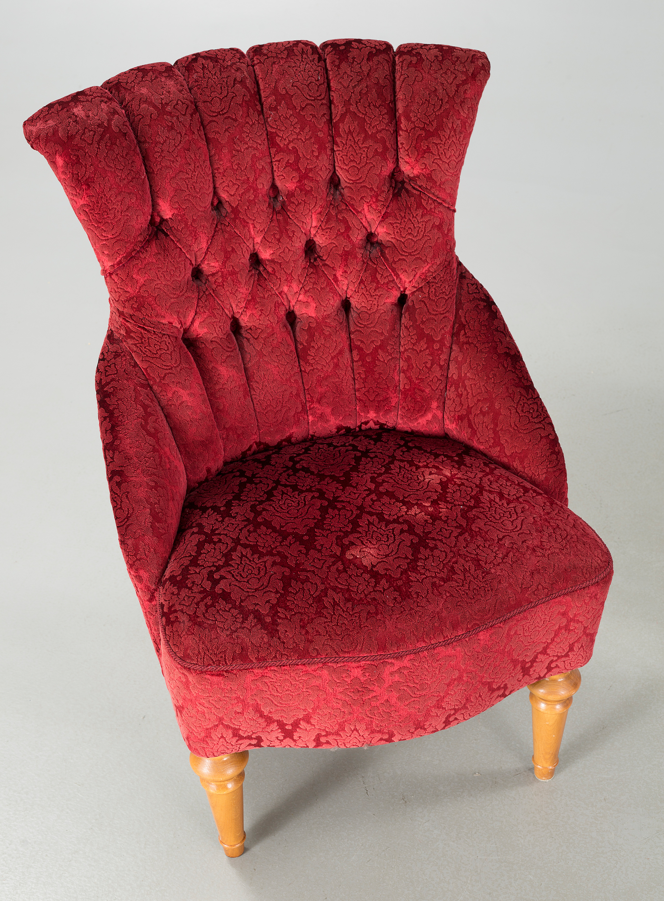 A pair of mid 20th century chairs. - Bukowskis
