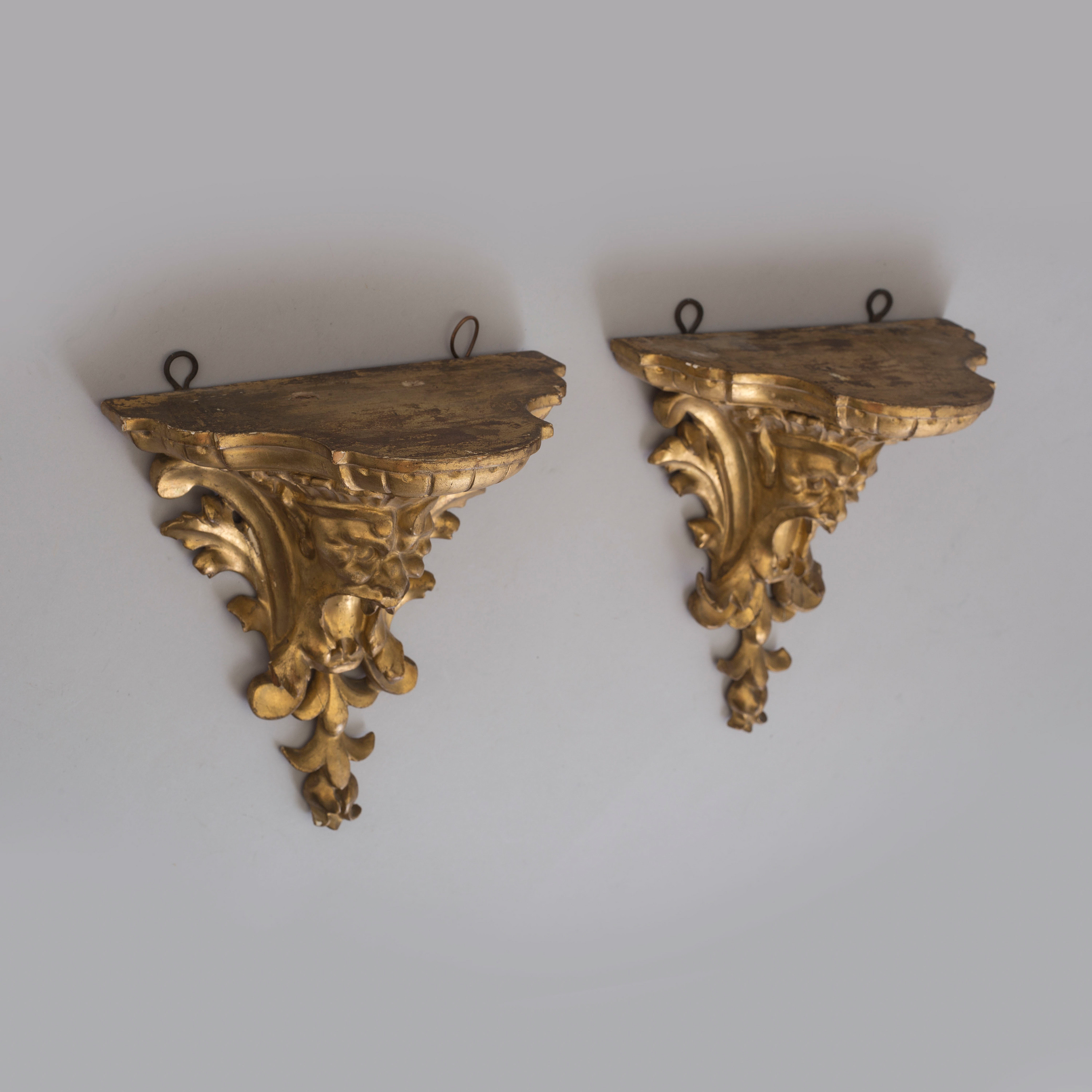 KONSOLER, ett par, Italien, Louis XV, 1700-tal. - Bukowskis