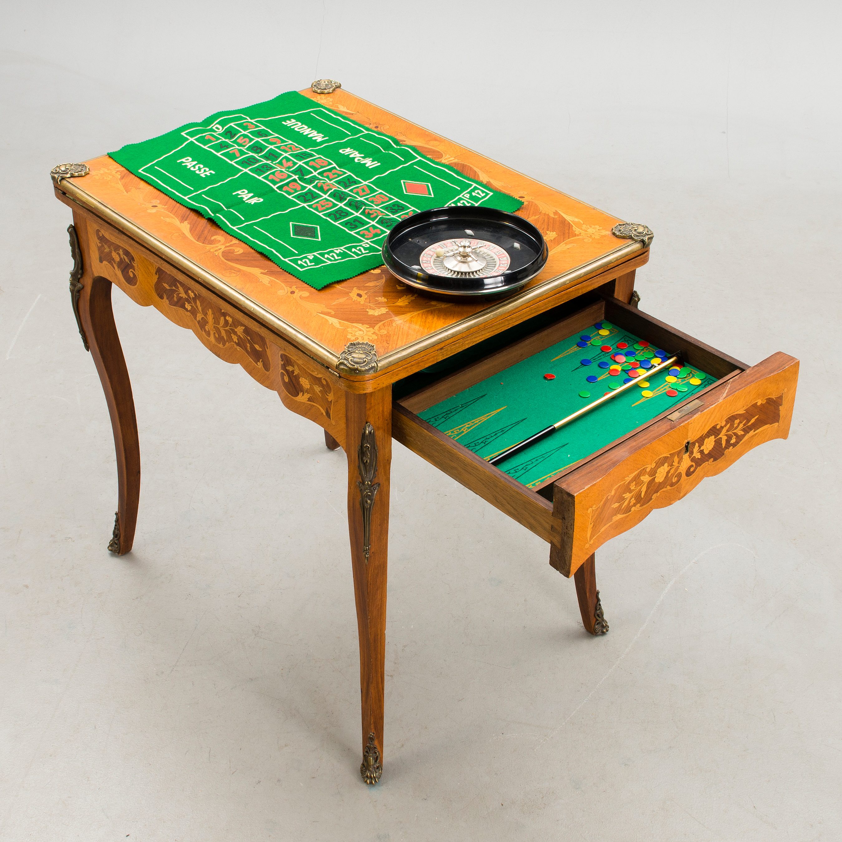 A games table from the end of the 19th Century. - Bukowskis