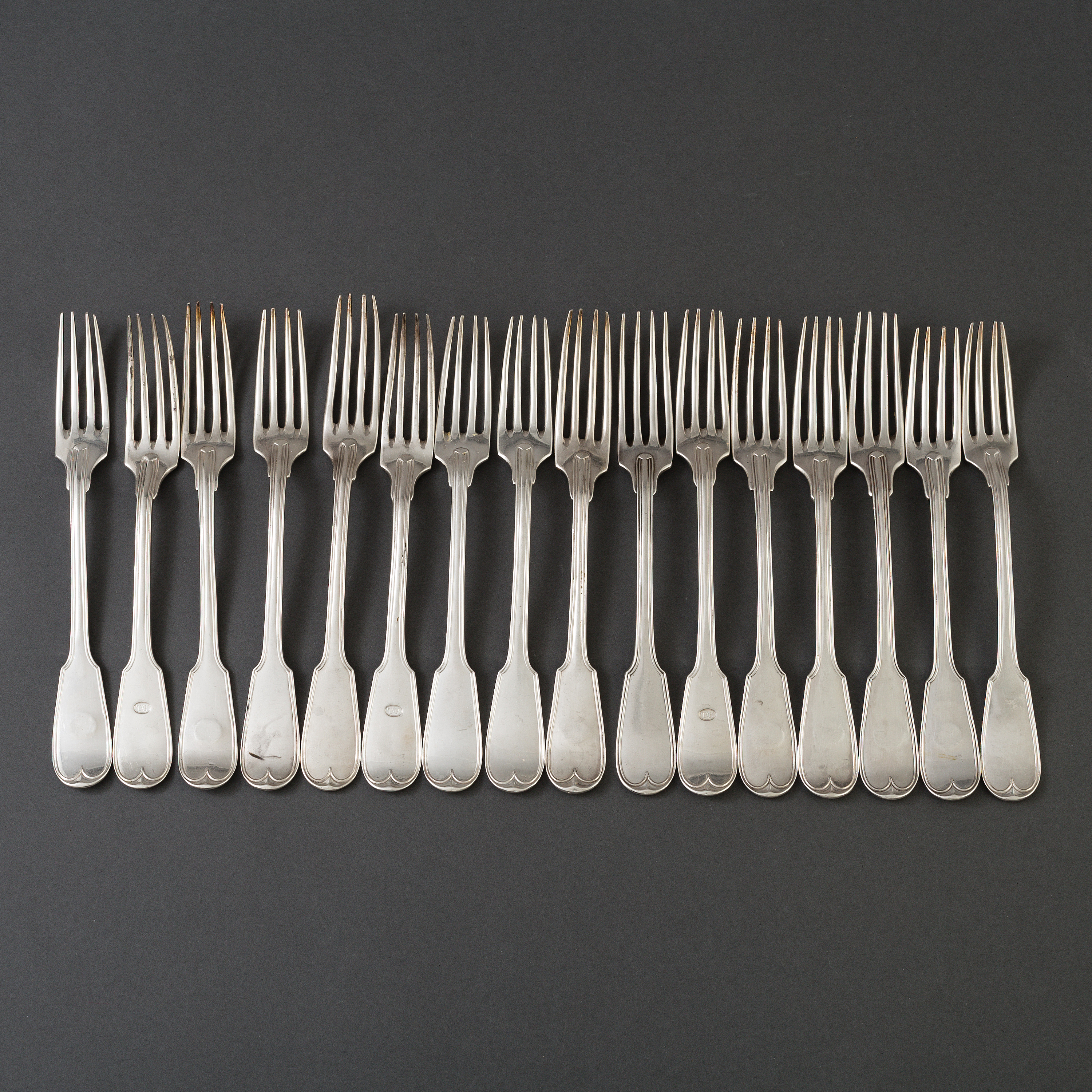 16 early 19th century silver forks. - Bukowskis