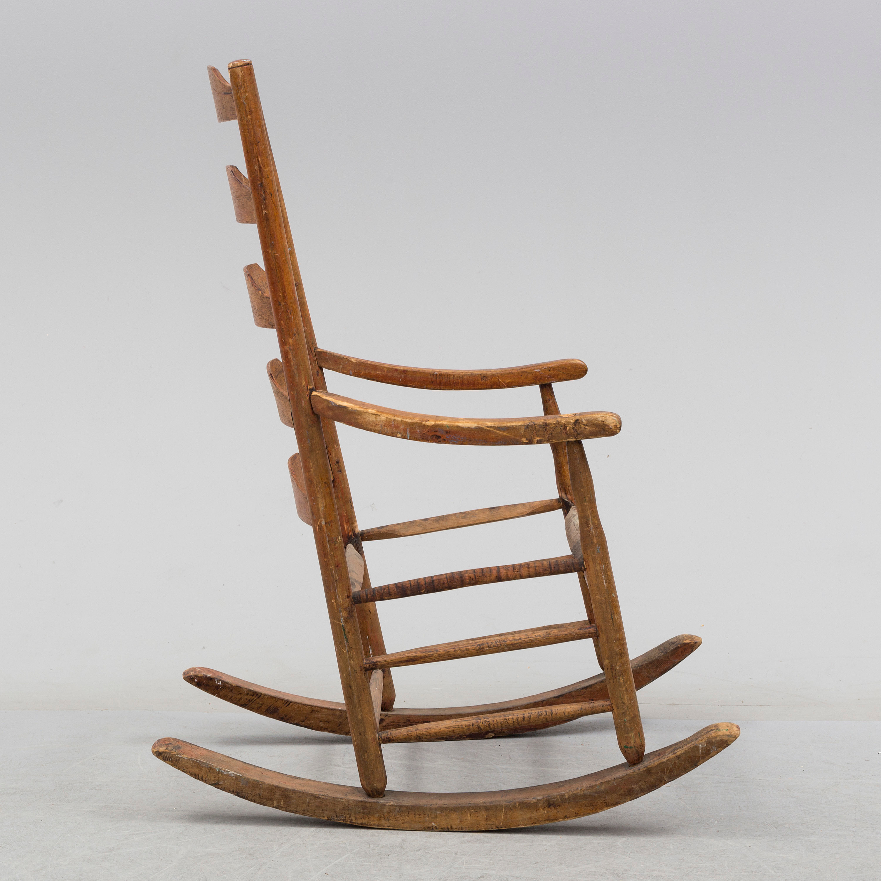 A 18th/19th century rocking chair. - Bukowskis