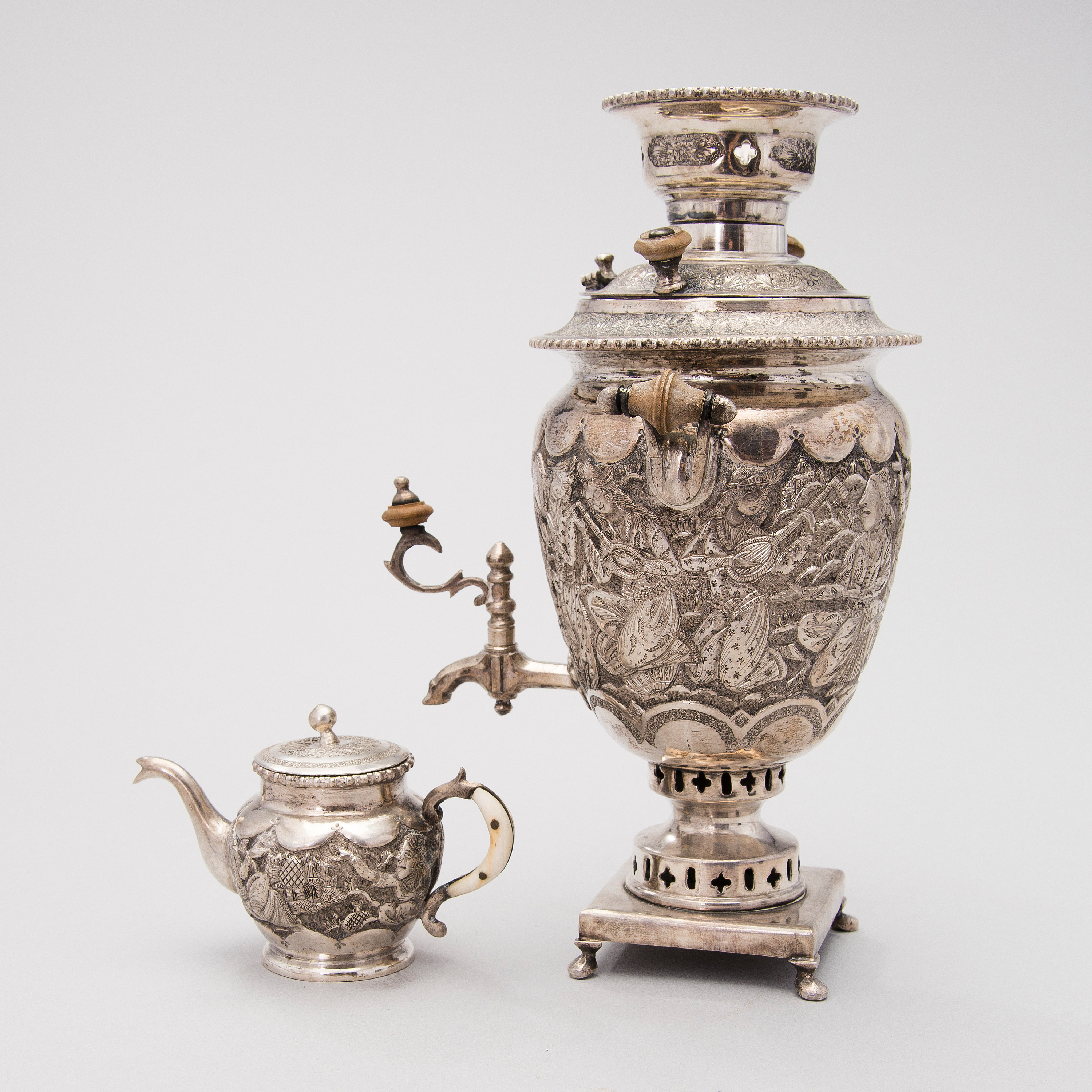 A Persian miniature Samovar, silver plated, mid-20th Century. - Bukowskis