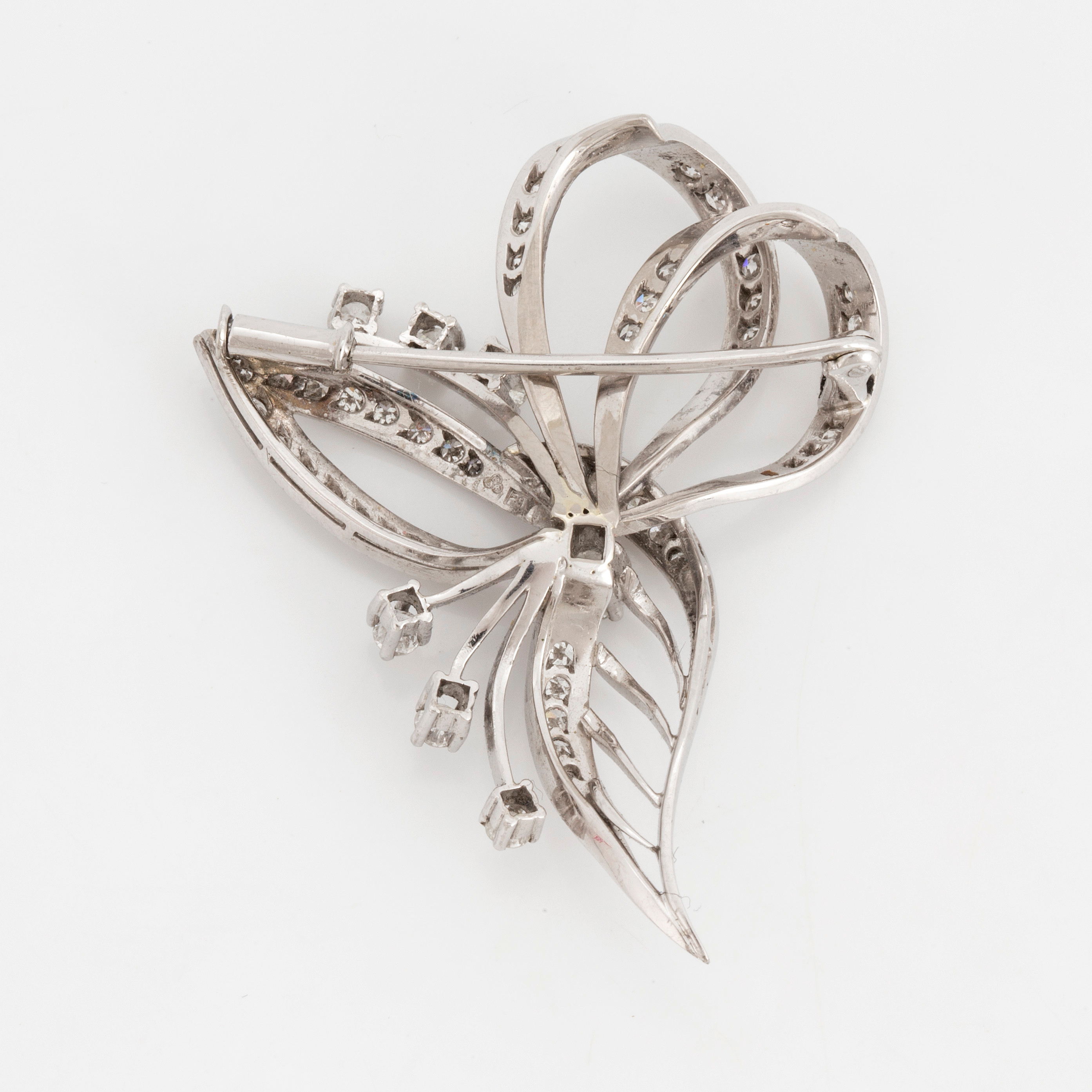 BROSCH, 18K vitguld med briljanter och diamanter 8/8 ca 1 ct. - Bukowskis