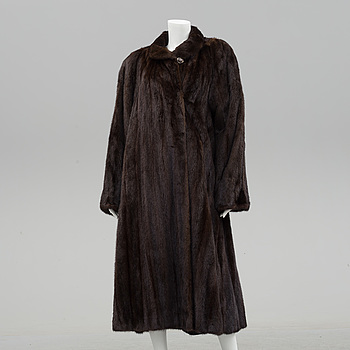 A Mink fur coat from saga Mink, circa size M. - Bukowskis