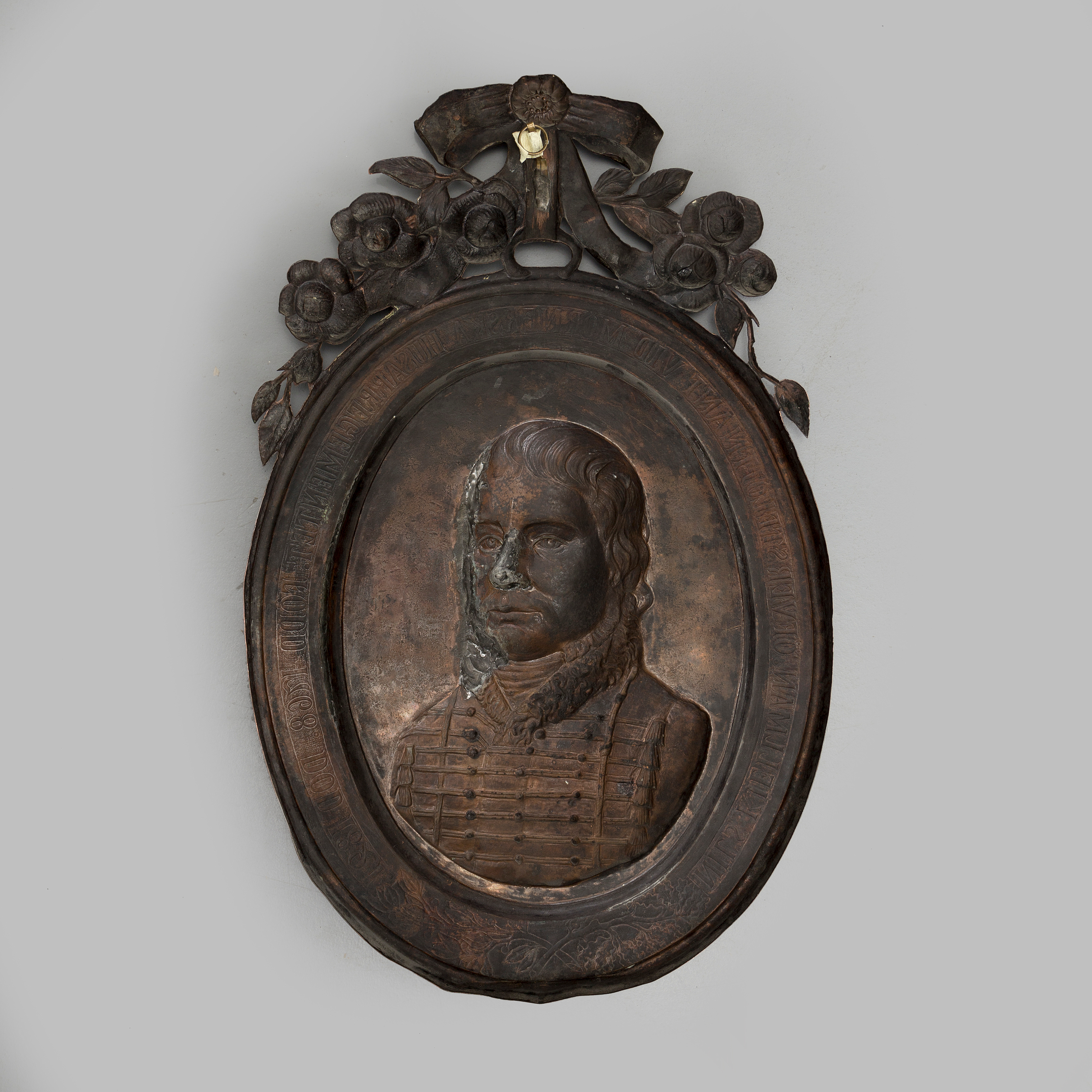 A portrait medallion, copper, 19th century. - Bukowskis
