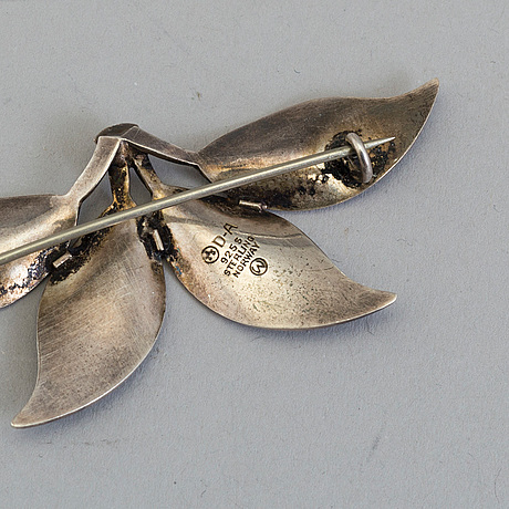 Brooches, seven items, David Andersen, Norway. - Bukowskis