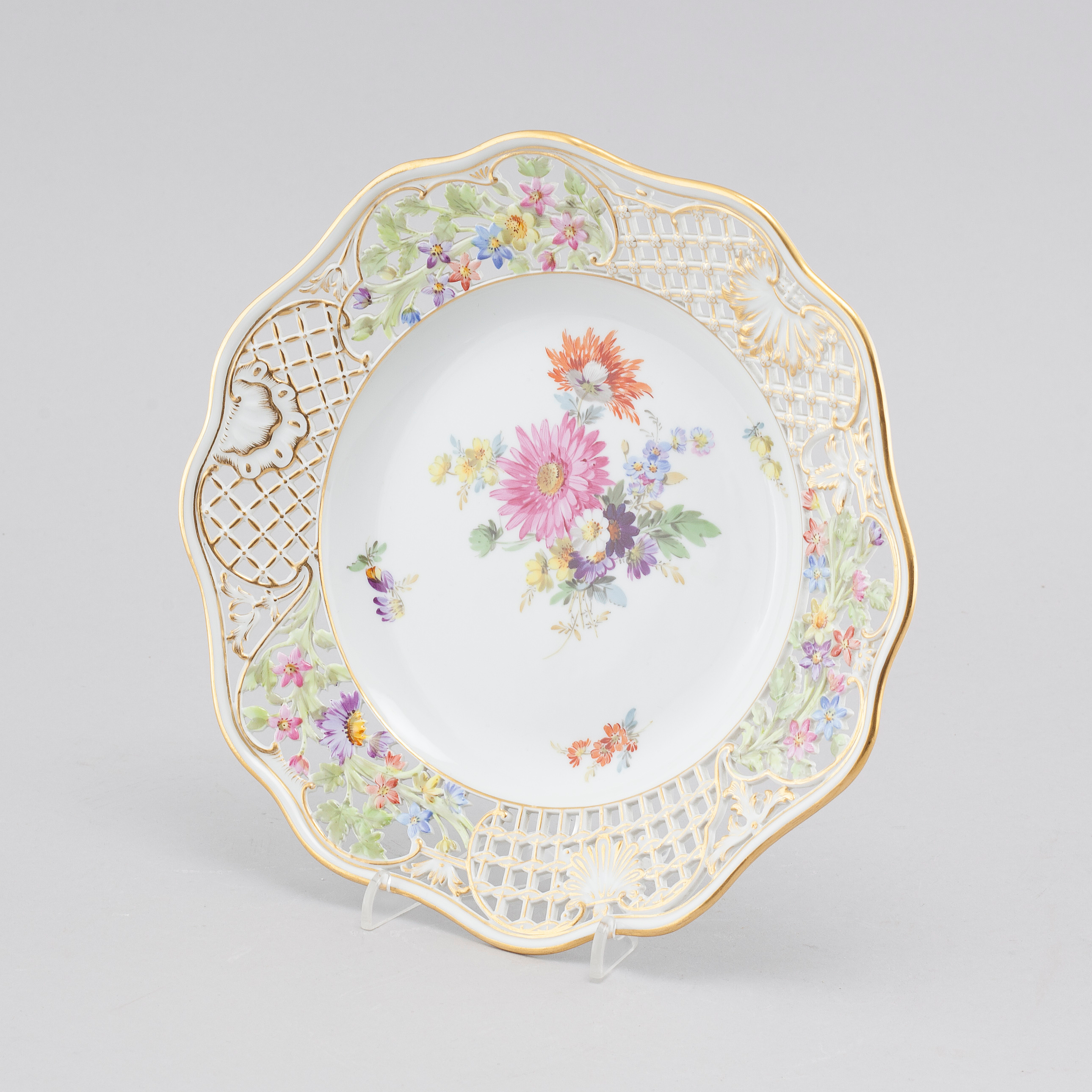 A 20th century porcelian Meissen plate. - Bukowskis
