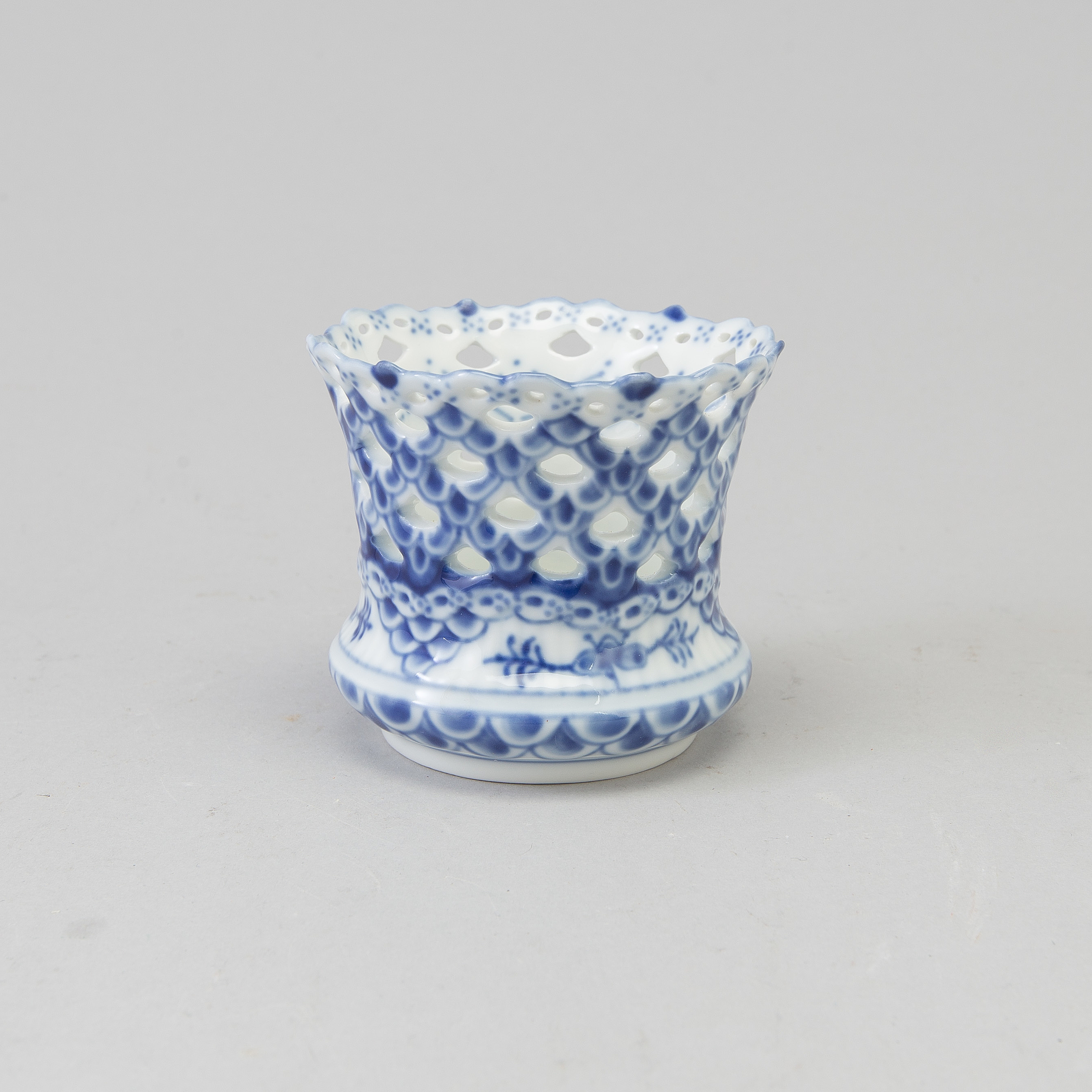 7 parts of porcelain "Musselmalet" Royal copenhagen. - Bukowskis