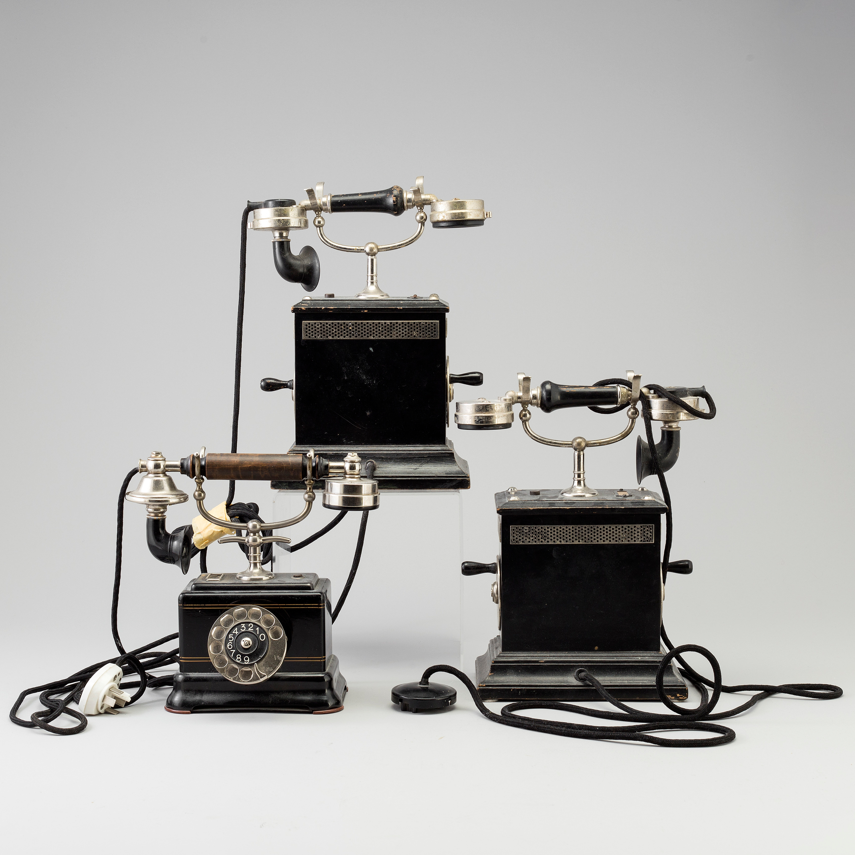 THREE TELEPHONES, first half of the 20th century. - Bukowskis