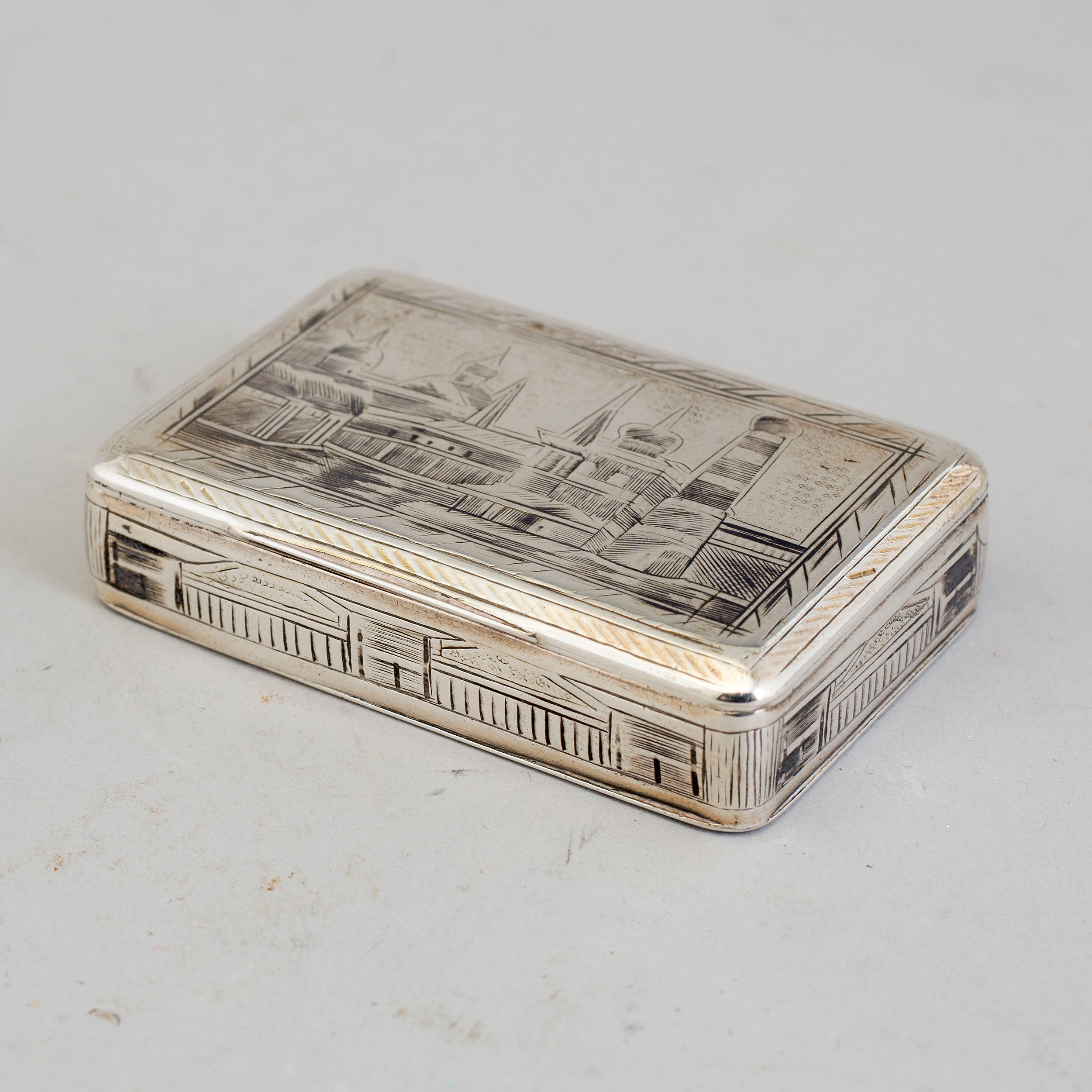 SNUSDOSA, silver, nielloarbete, Ryssland, 1800-tal. - Bukowskis