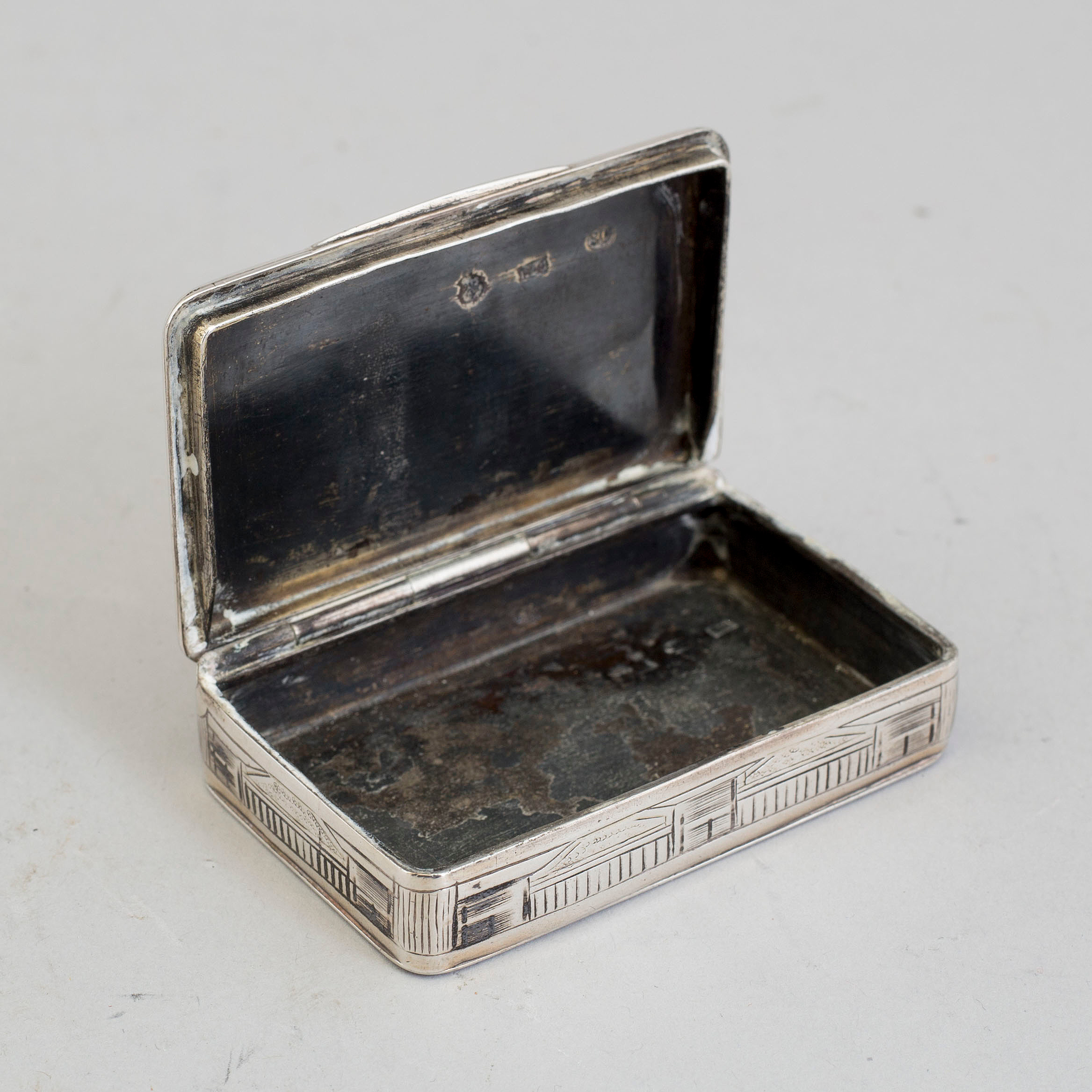 SNUSDOSA, silver, nielloarbete, Ryssland, 1800-tal. - Bukowskis