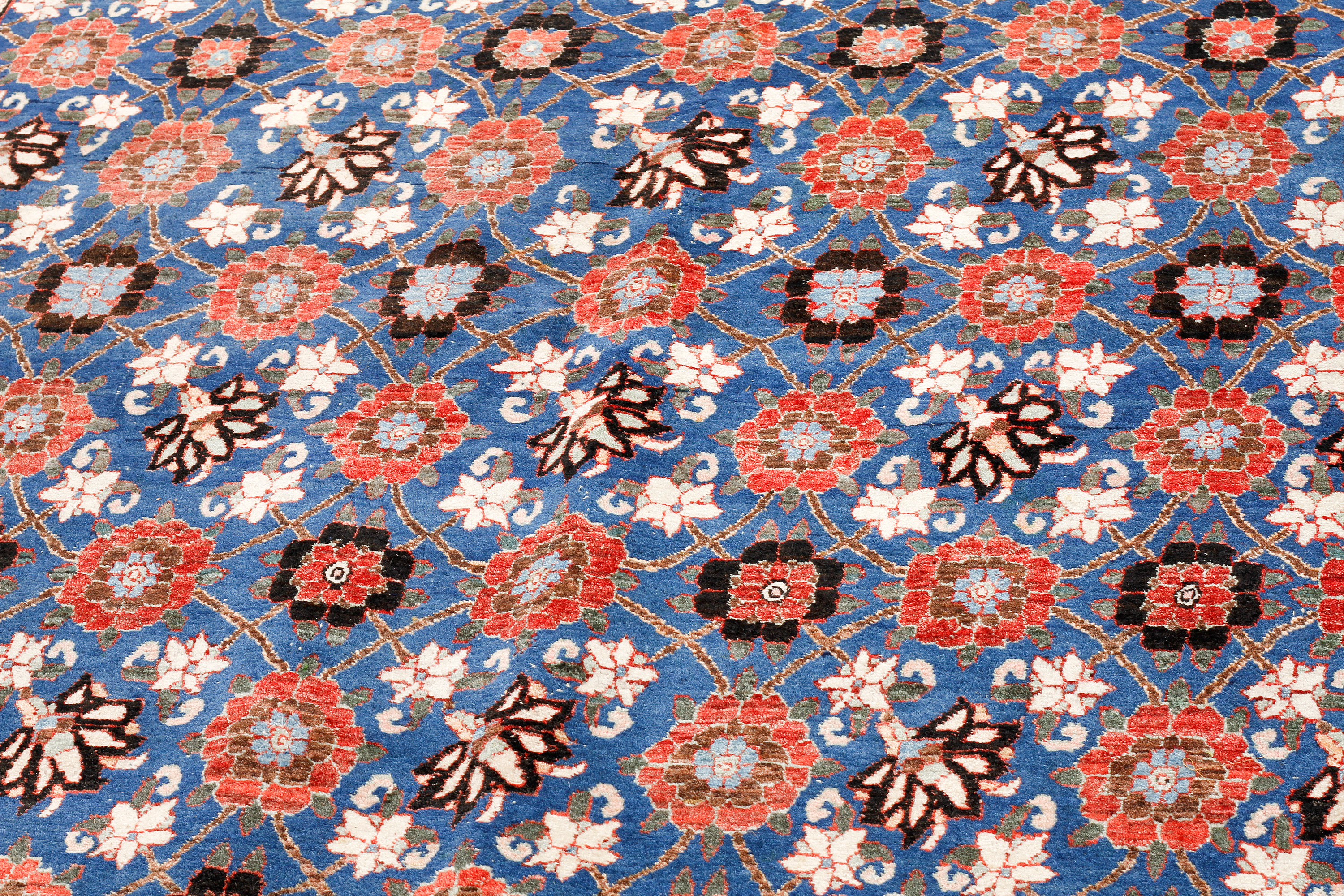 A Vermin rug, semiantique, ca 314 x 202 cm. - Bukowskis