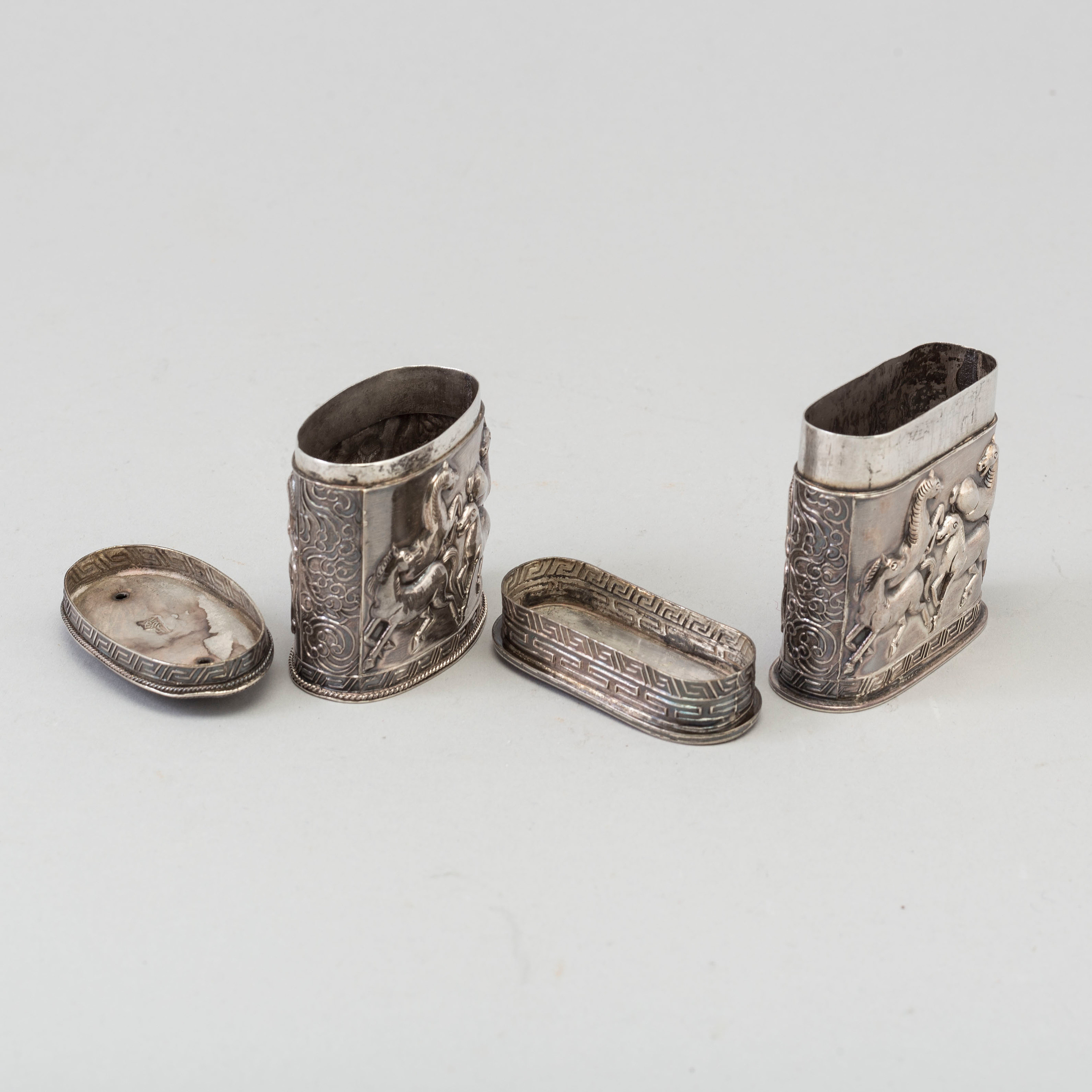 Two Chinese snuff boxes, 20th Century. - Bukowskis