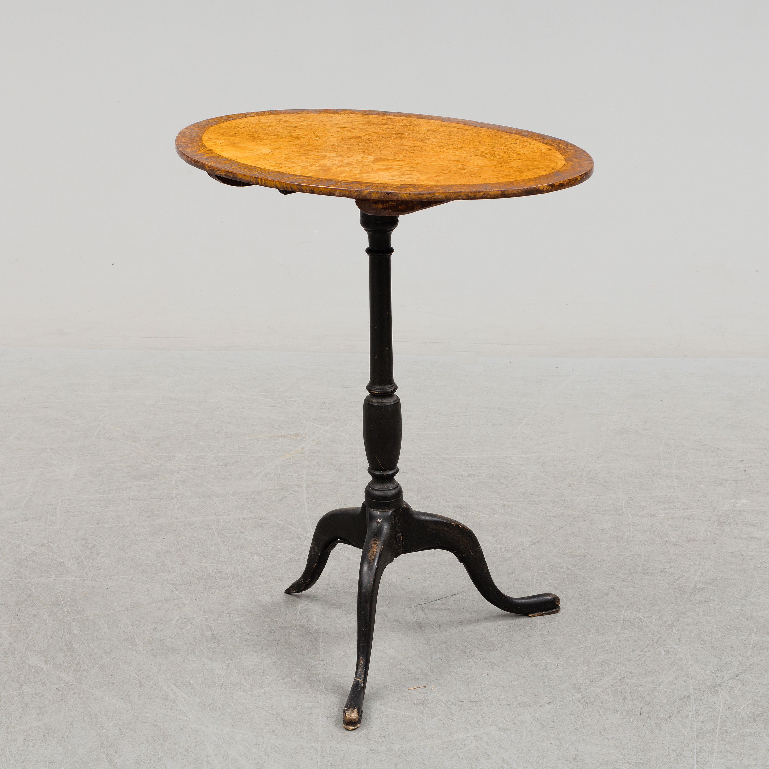 A table by Lars Eric Lindell (1818-1843). - Bukowskis