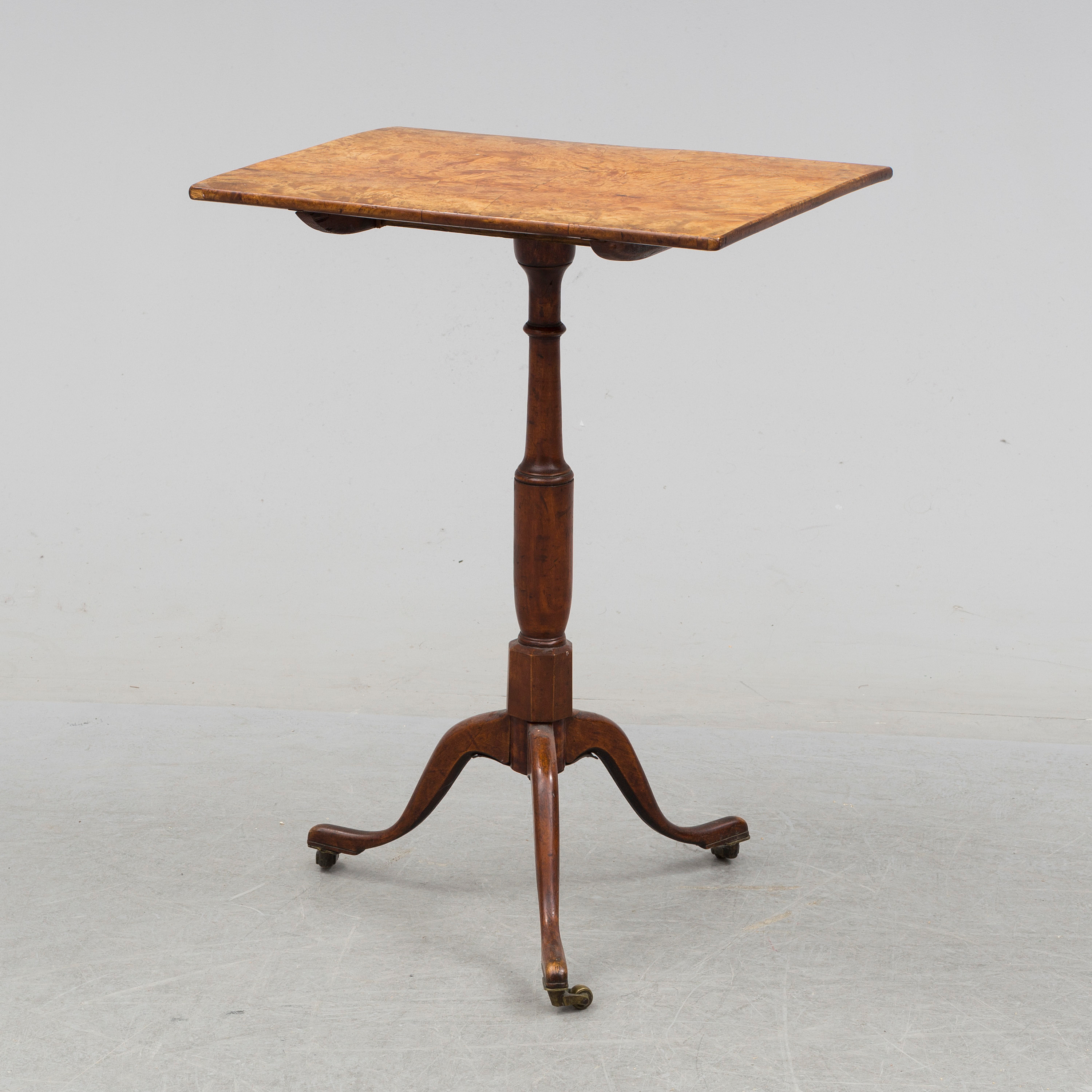 A first half of 19th century table. - Bukowskis