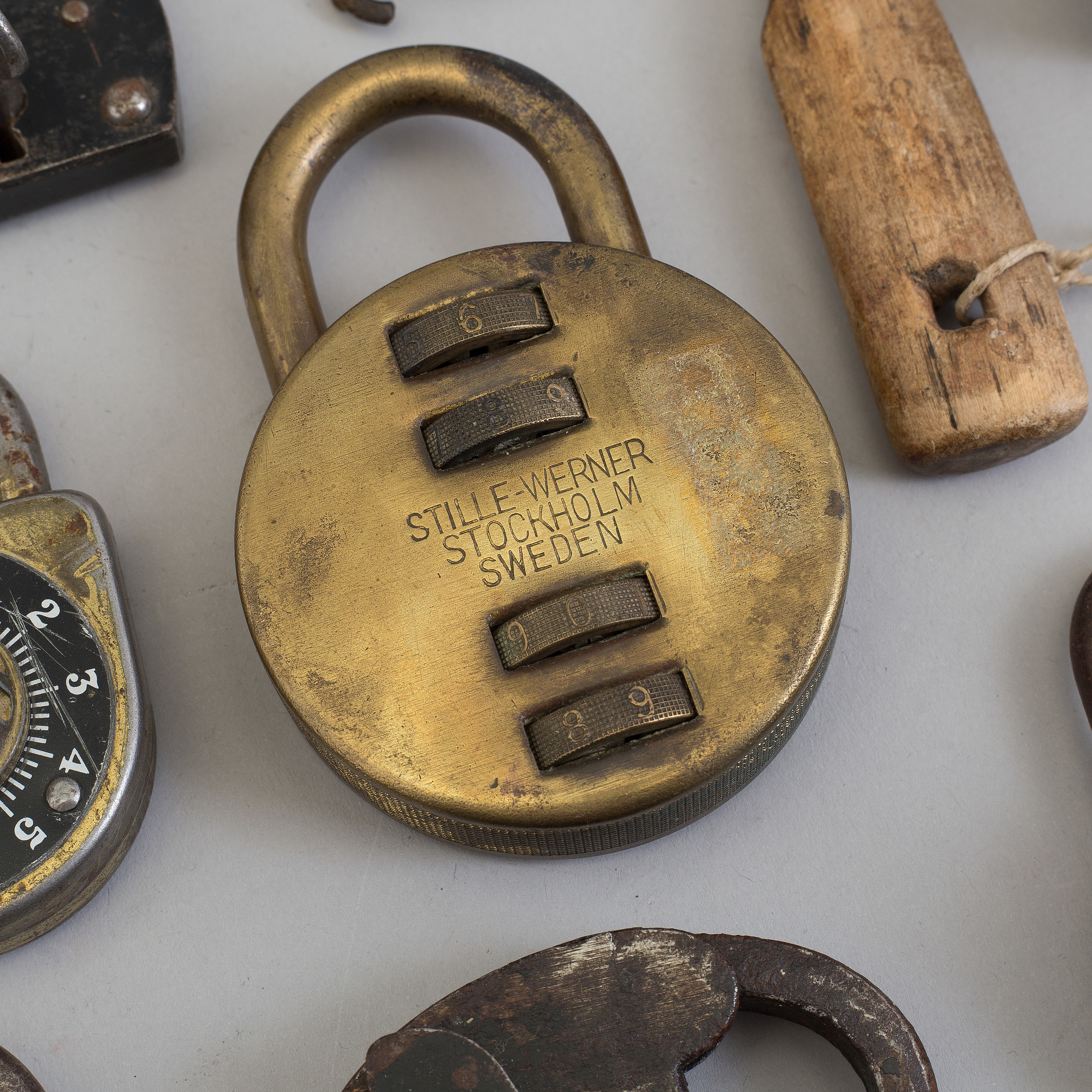 A COLLECTION OF ELEVEN DIFFERENT HANGING LOCKS, 19th/20th century ...