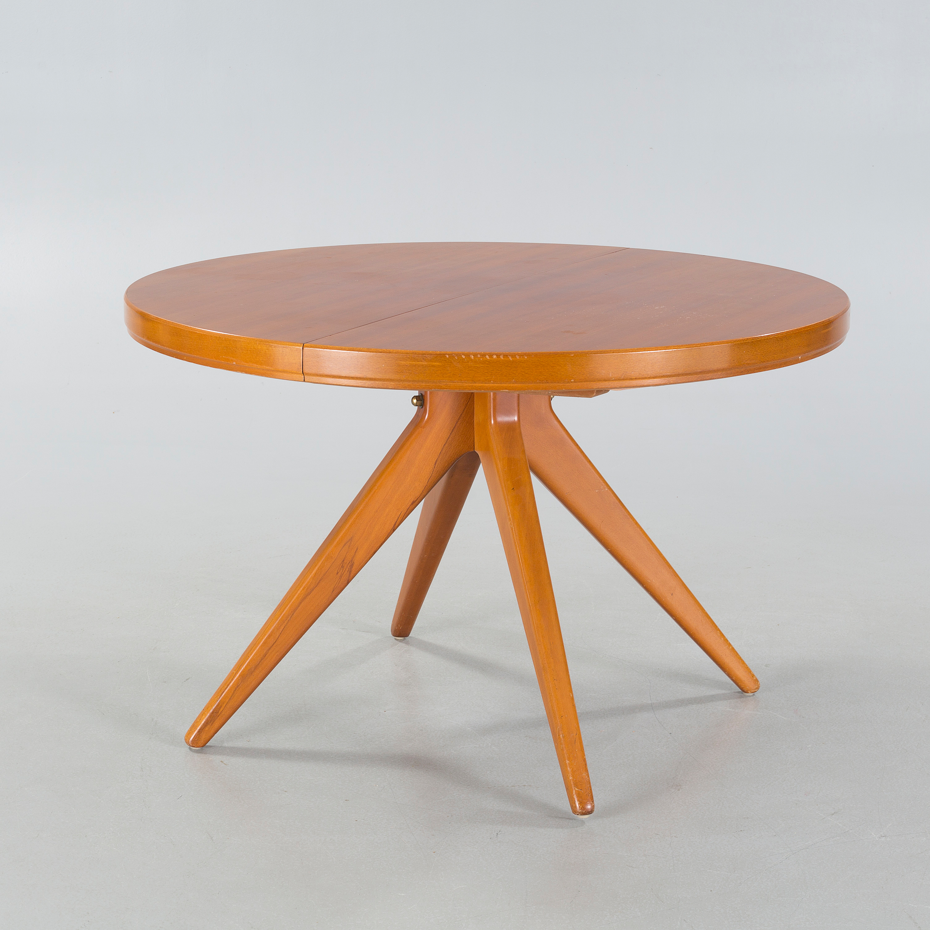 DAVID ROSÉN, 4 stolar samt bord, ur Futura-serien, A/B Nordiska ...