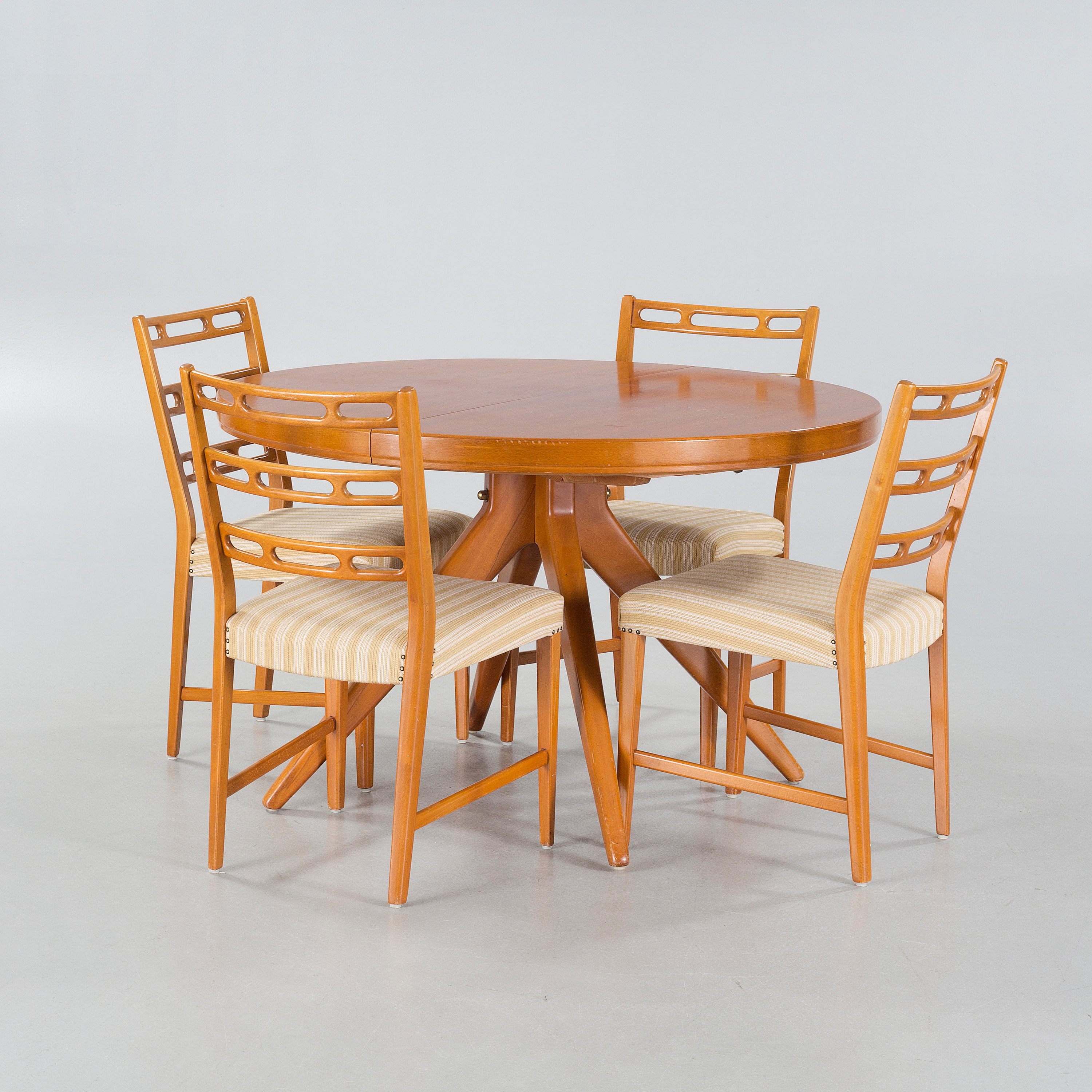 DAVID ROSÉN, 4 stolar samt bord, ur Futura-serien, A/B Nordiska ...