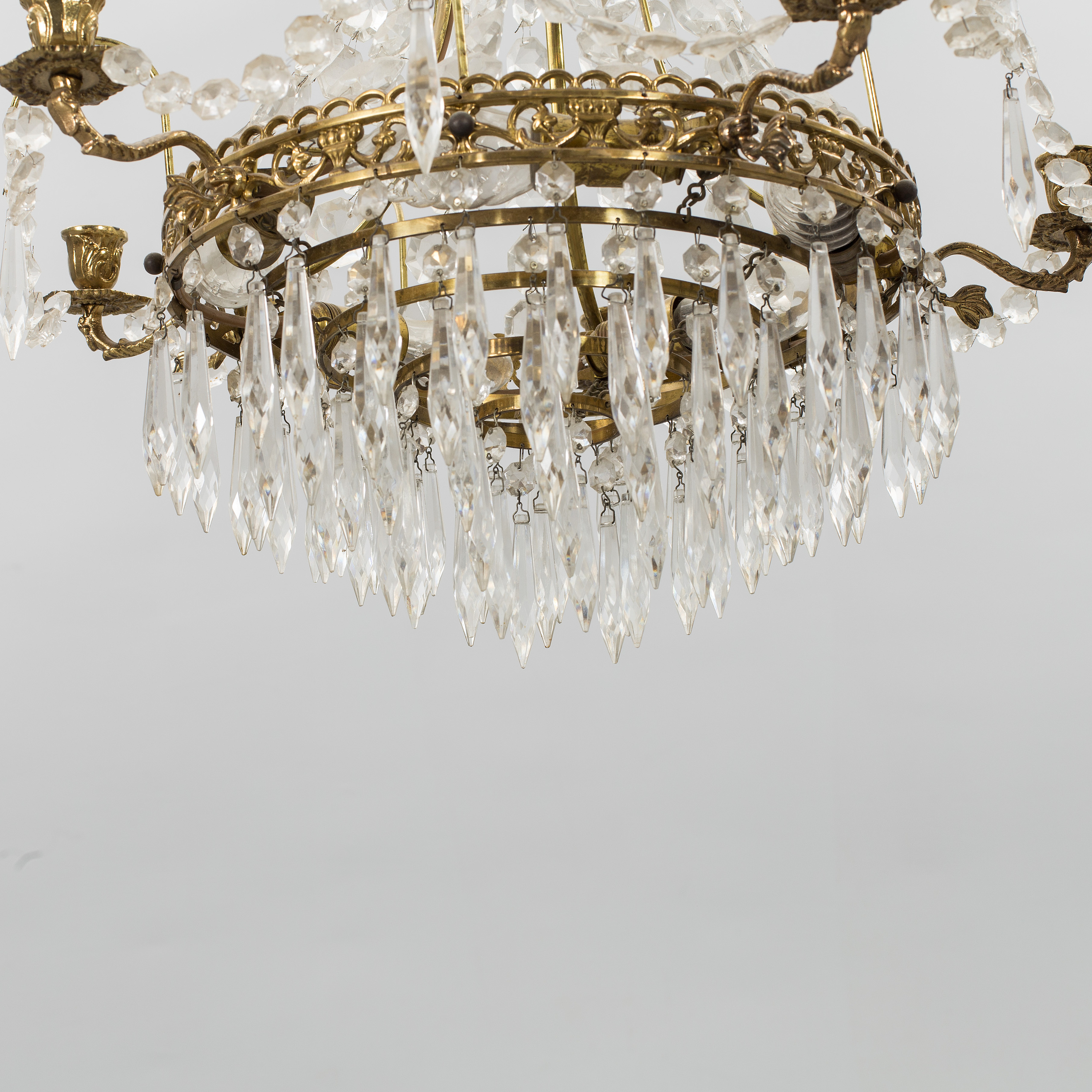 A mid 20th century empire style chandelier. - Bukowskis