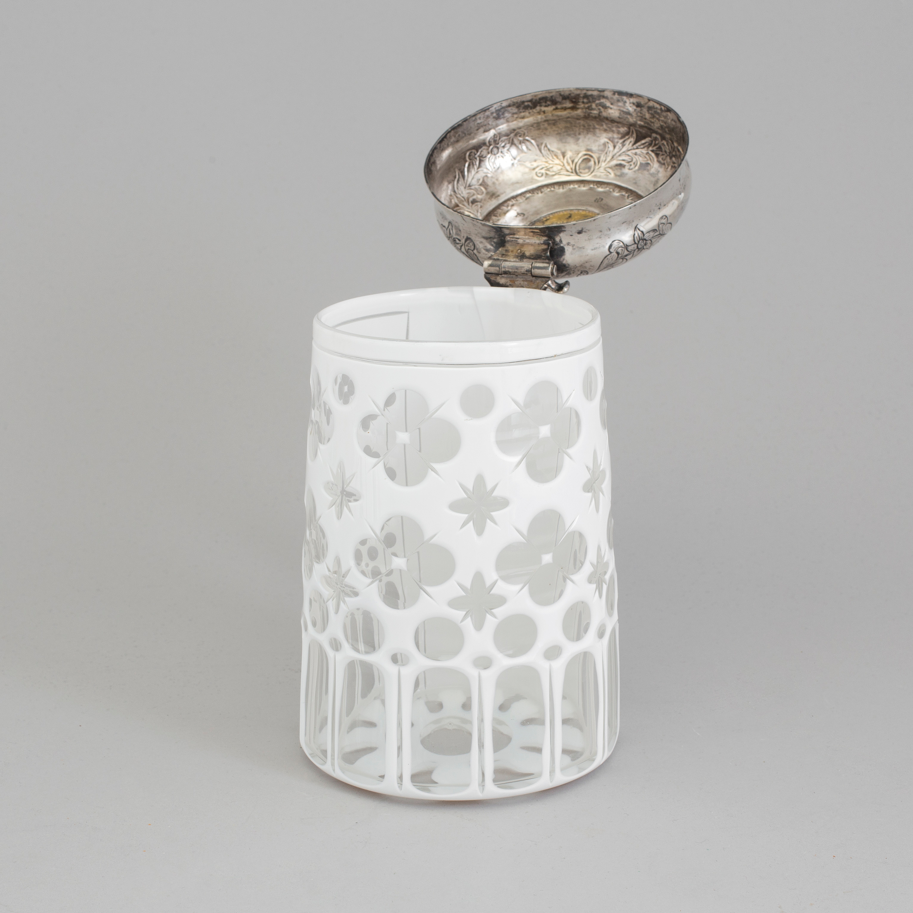 STOP, glas, med silverlock ,omkring 1900. - Bukowskis