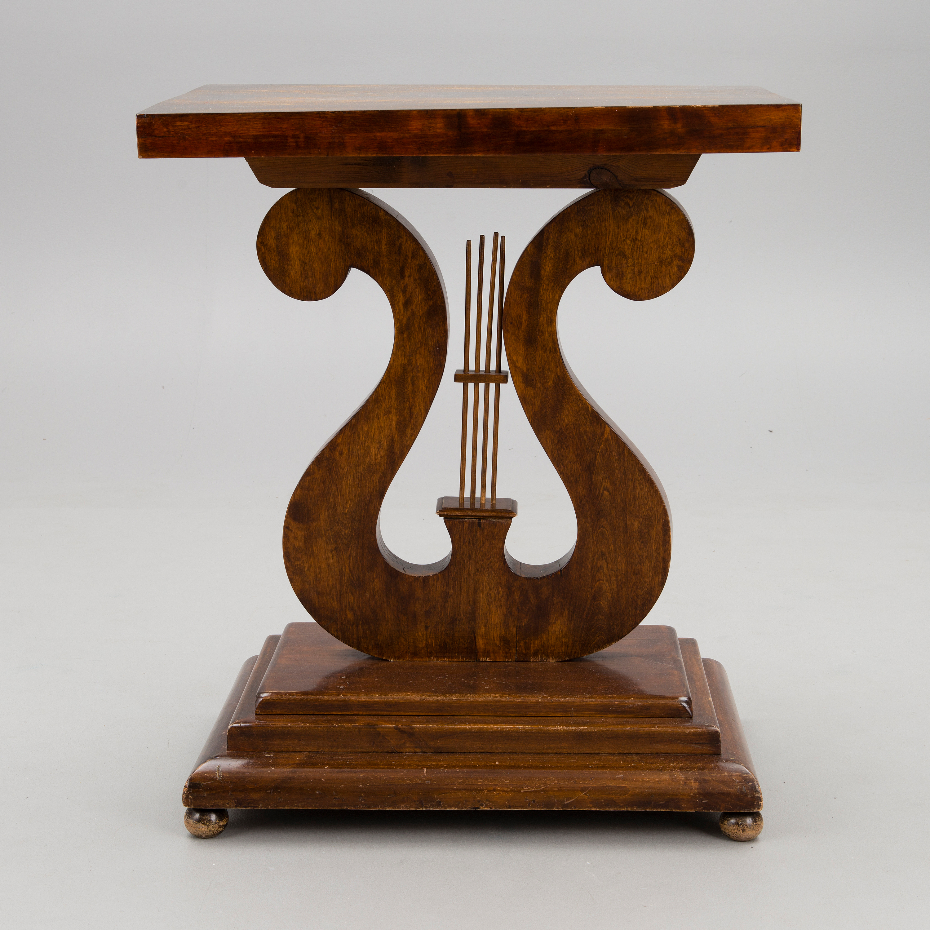 A 1930s Lyre Pedestal Table. - Bukowskis