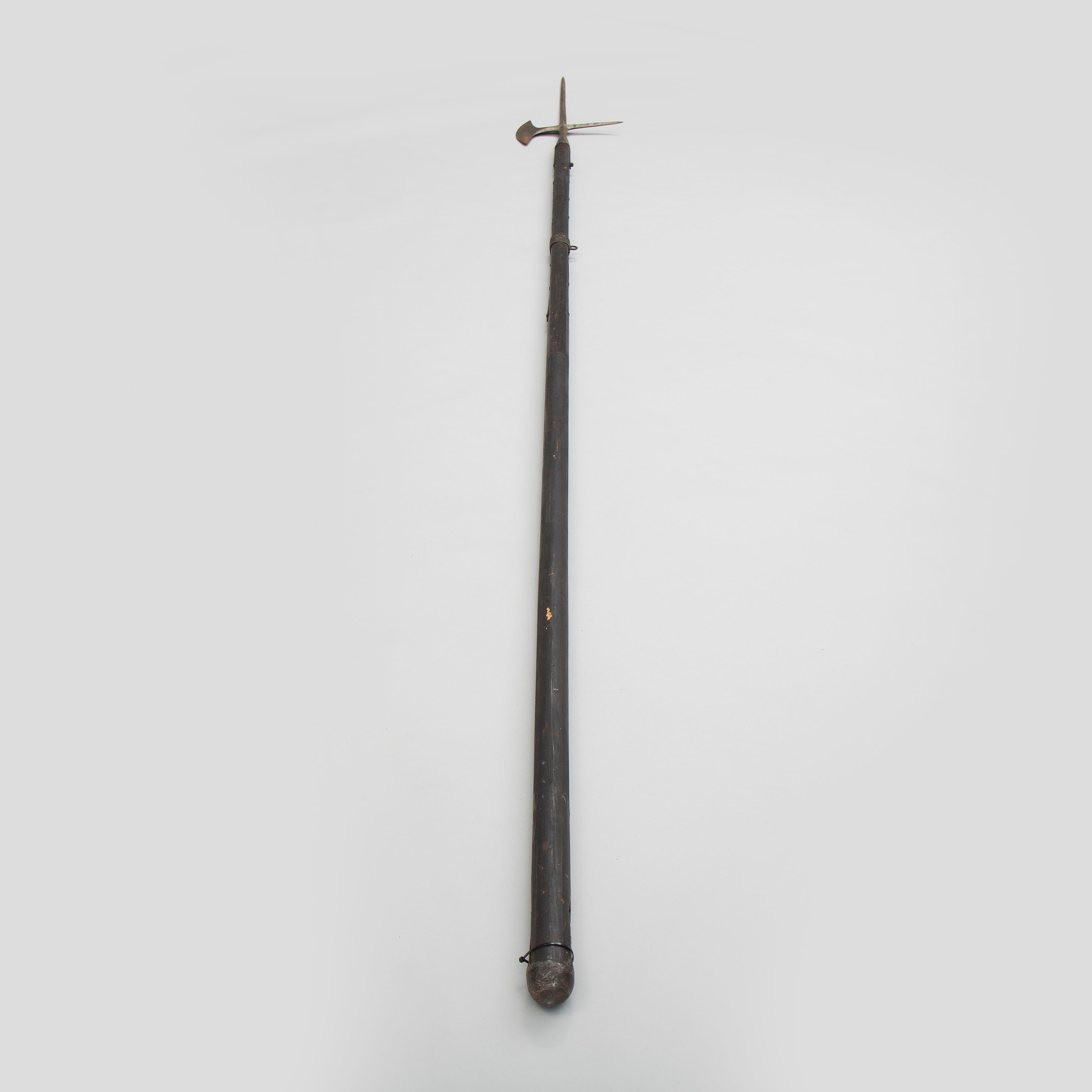 A Swedish Halberd a so called 1697 pattern. - Bukowskis