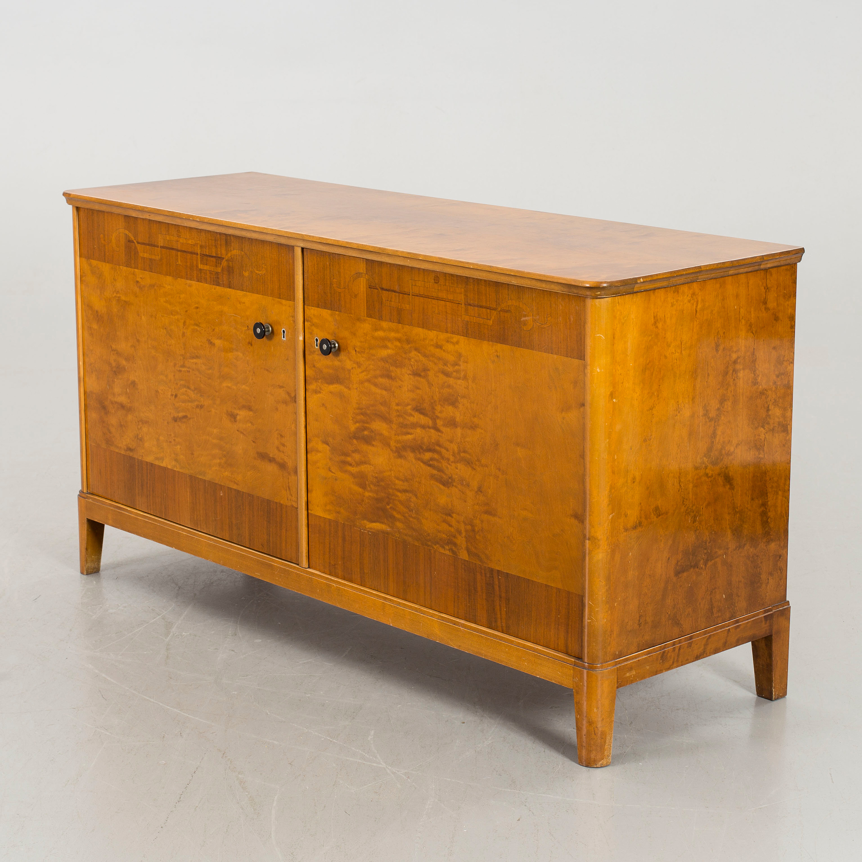 A 1930's sideboard. - Bukowskis