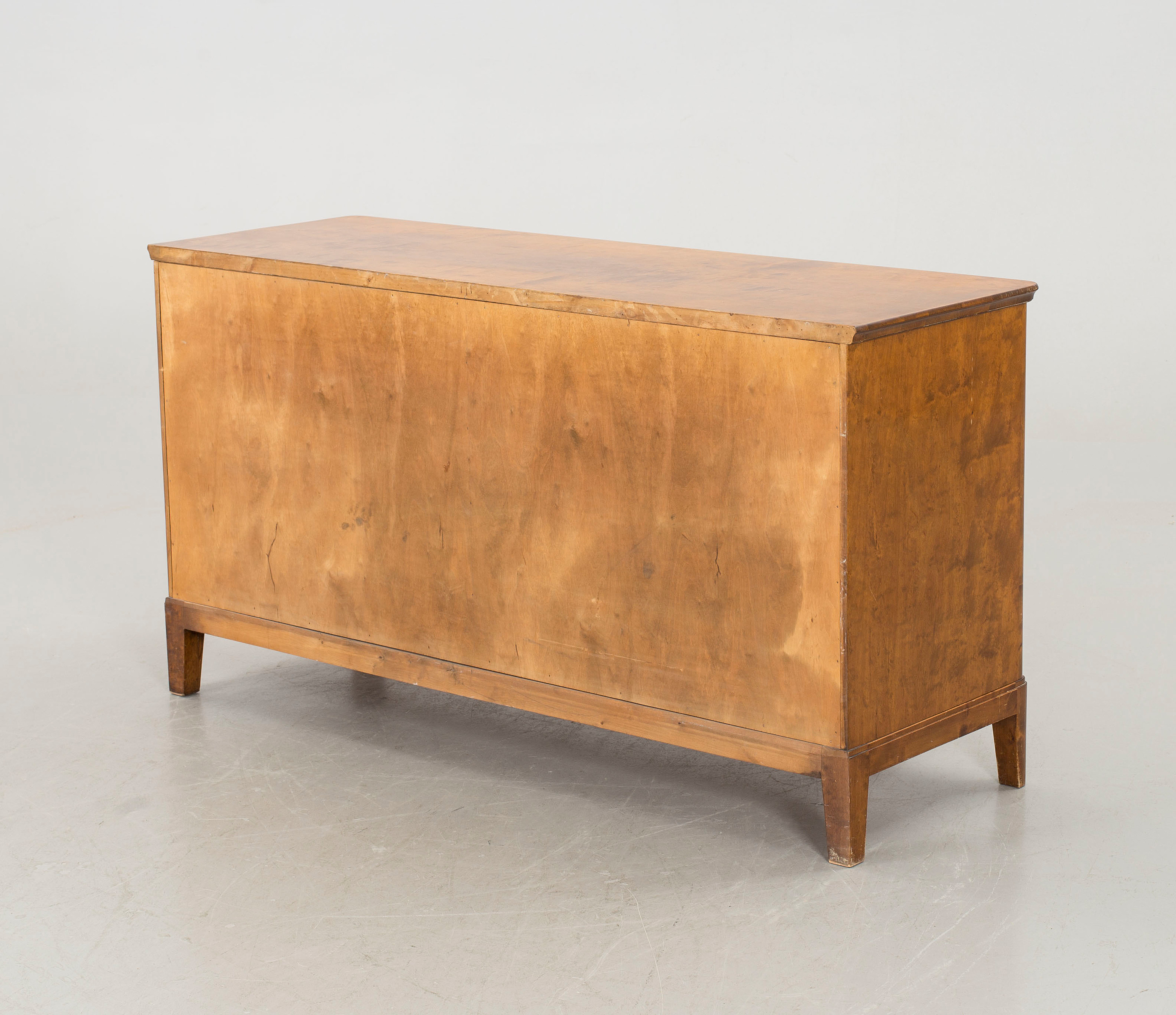 A 1930's sideboard. - Bukowskis