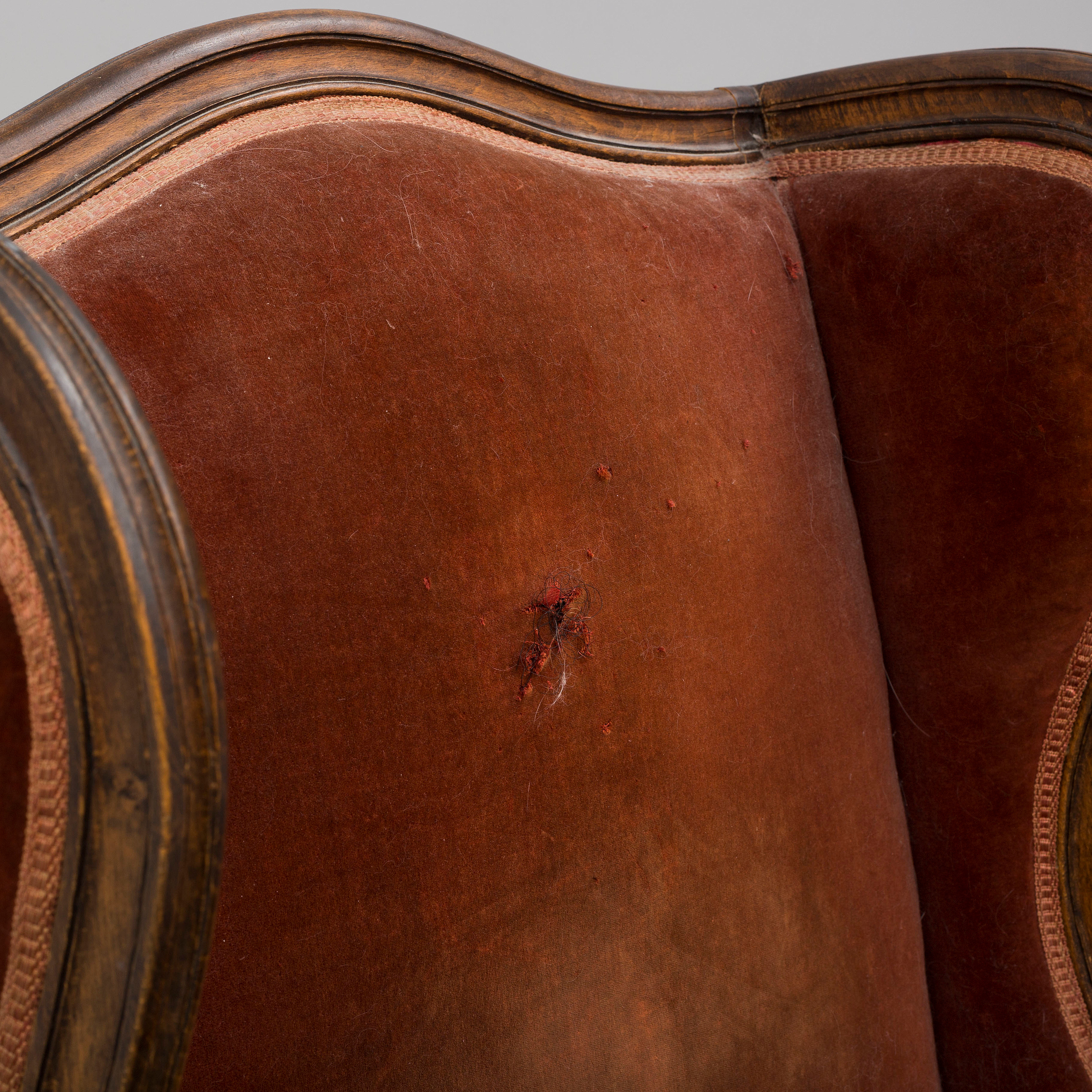 A 19th century rococo style easy chair. - Bukowskis