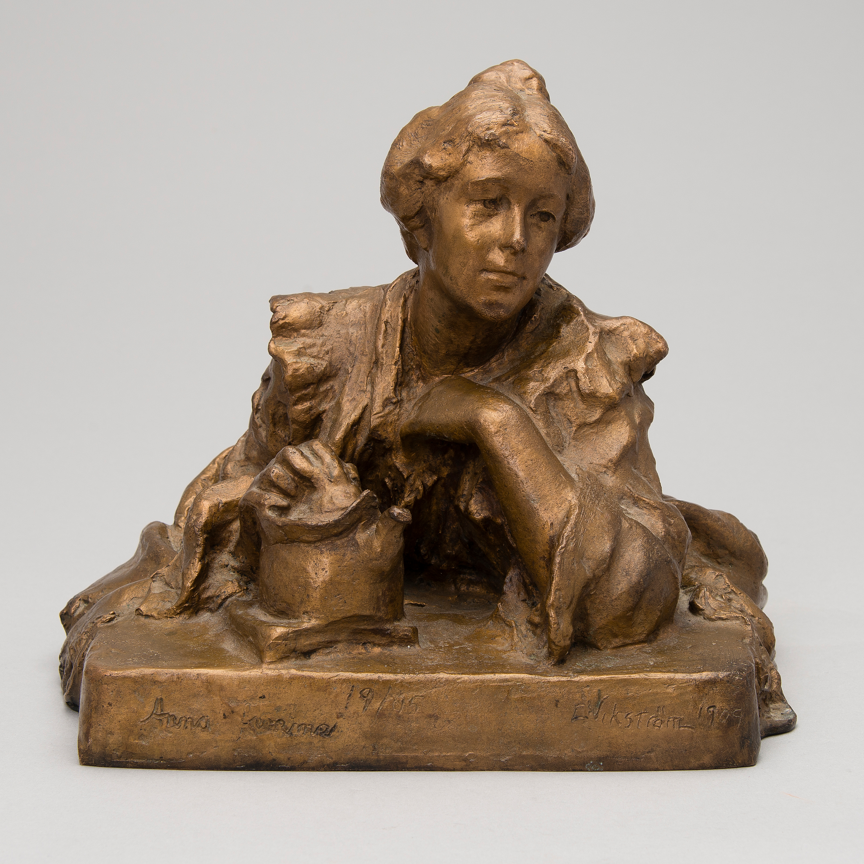 EMIL WIKSTRÖM, pronssia, signeerattu ja päivätty 1909, numeroitu 19/85 ...