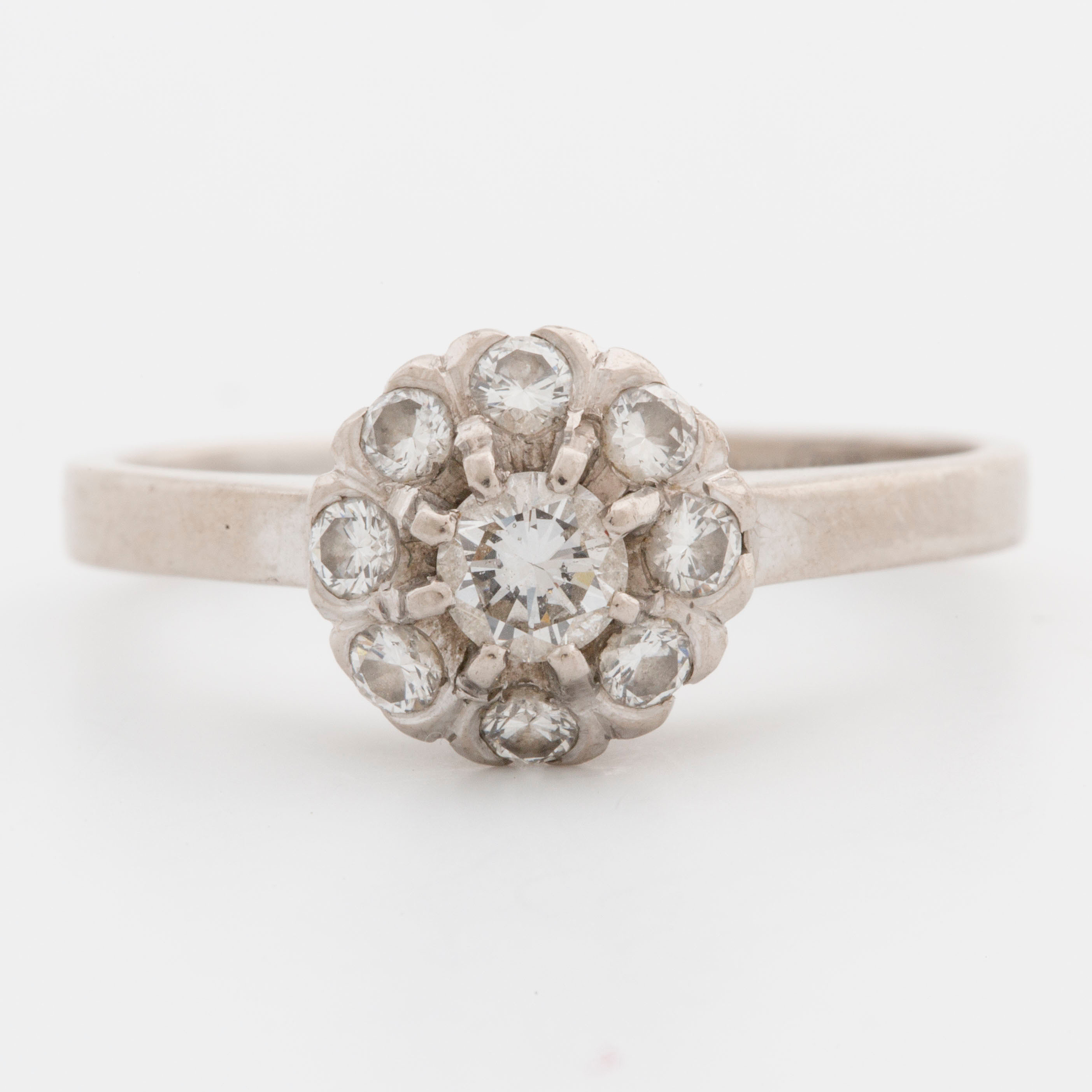 RING, 18K vitguld med briljanter ca 0,40 ct. - Bukowskis