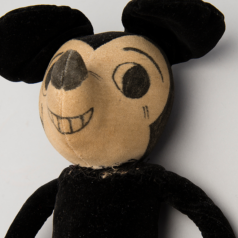 A pair of dolls, Mickey Mouse and Minnie Mouse, 1930s. - Bukowskis