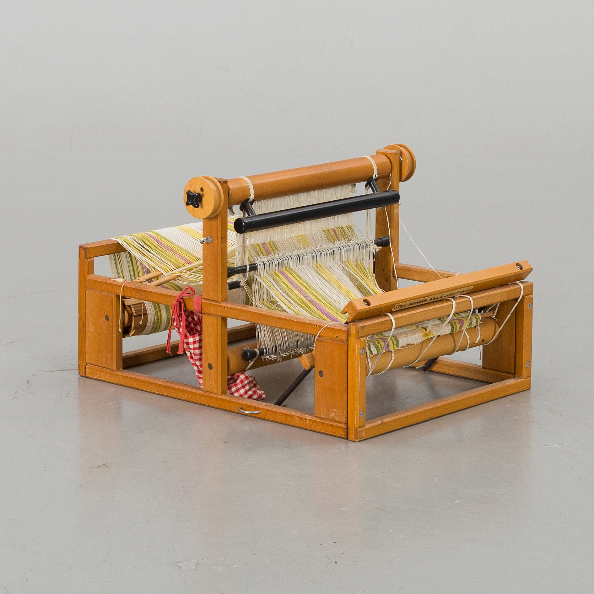 Help needed with hanging shafts : r/weaving