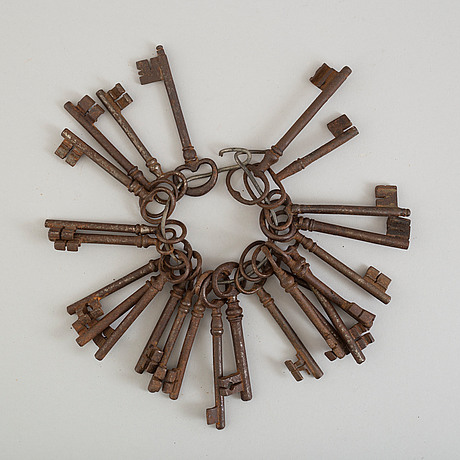A set of 25 19th century iron keys. - Bukowskis