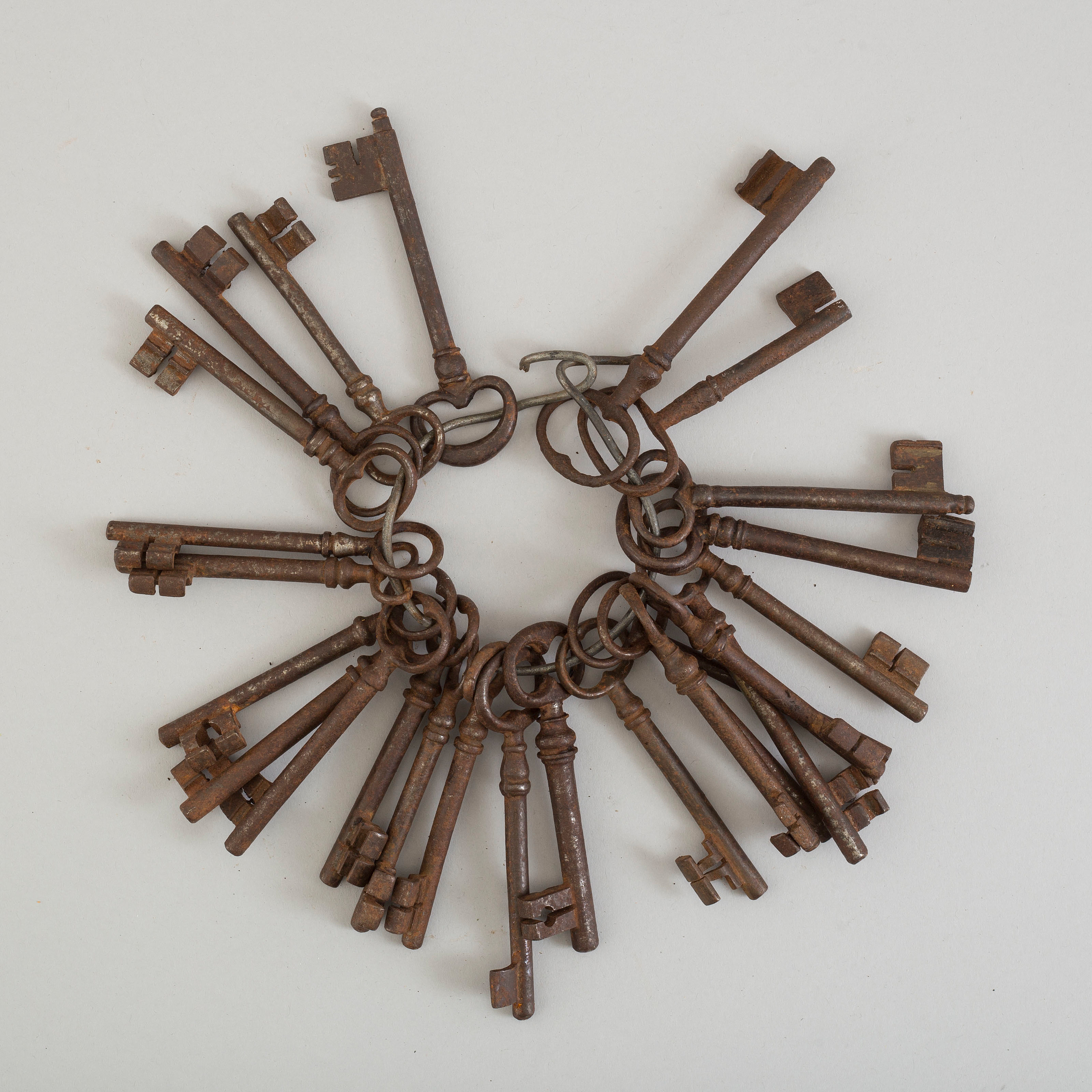 A set of 25 19th century iron keys. - Bukowskis