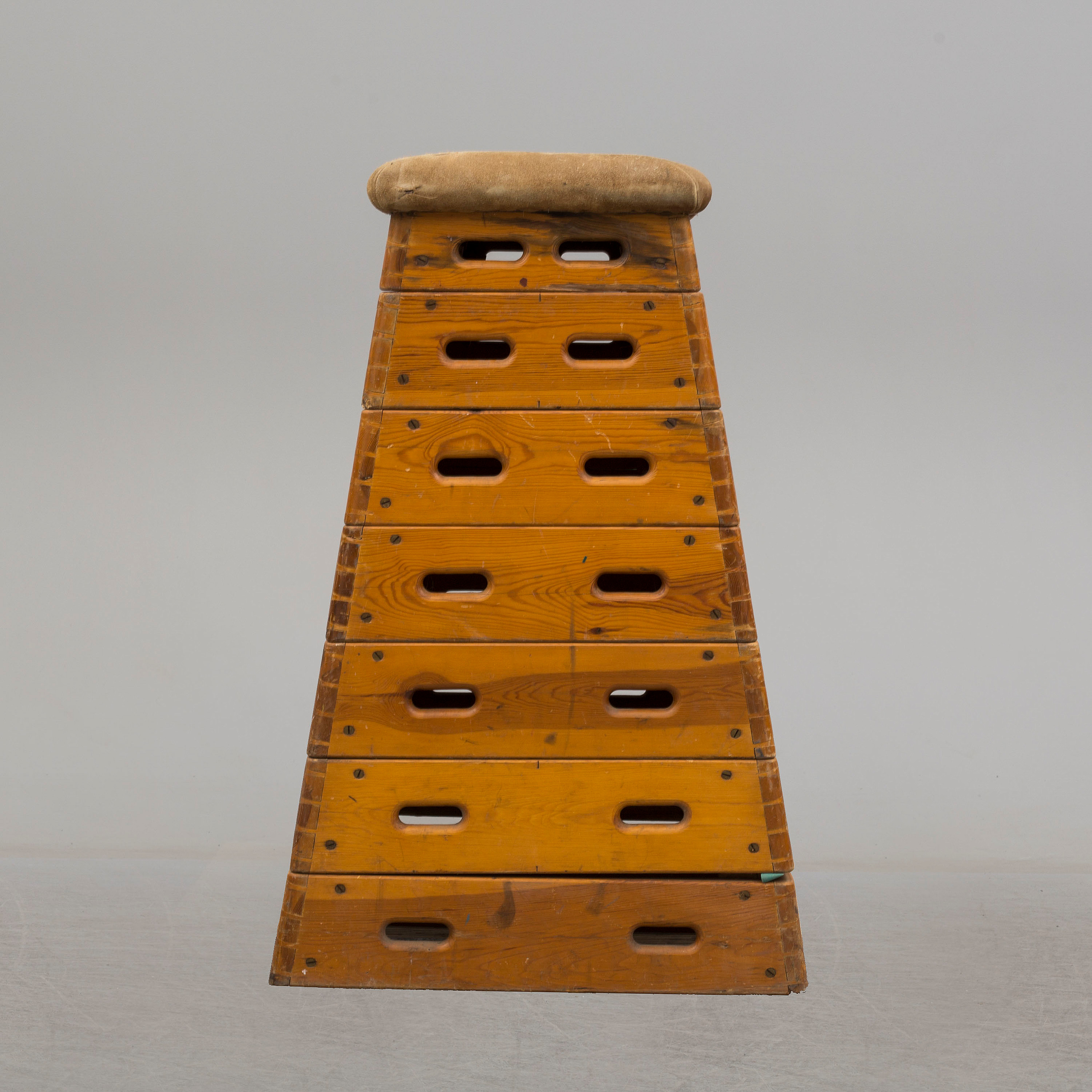 A circa 1950s gymnastics plinth. - Bukowskis