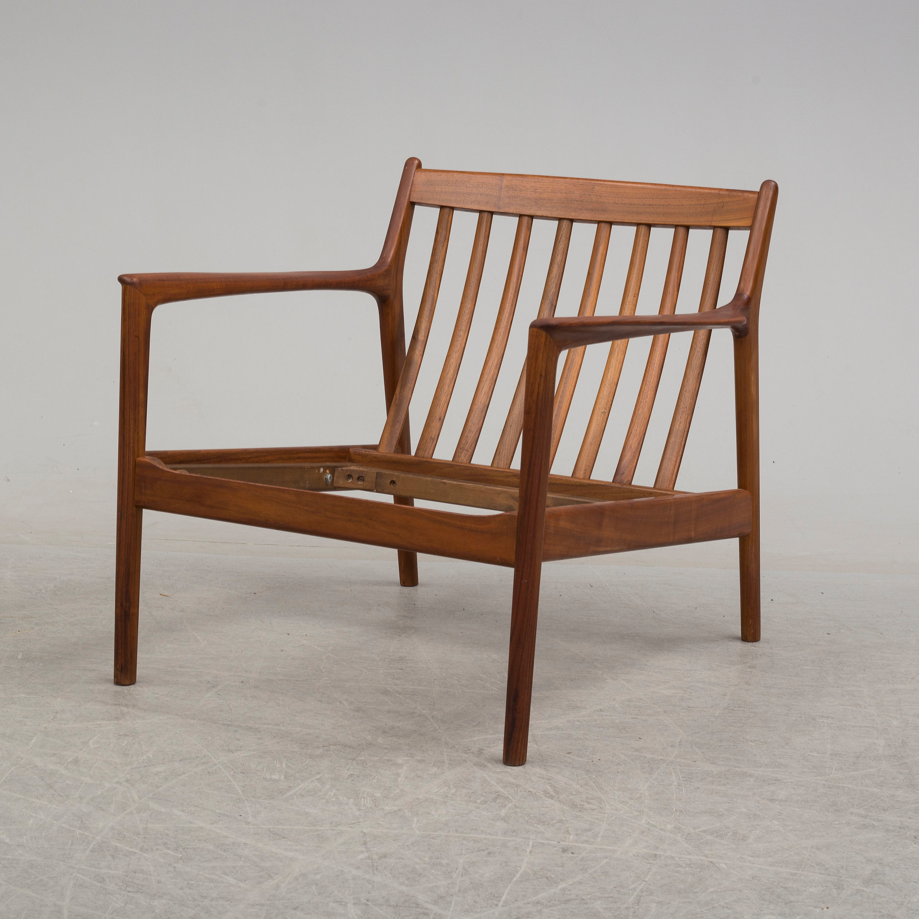 FOLKE OHLSSON, fåtöljstomme, "USA 75", Dux. - Bukowskis