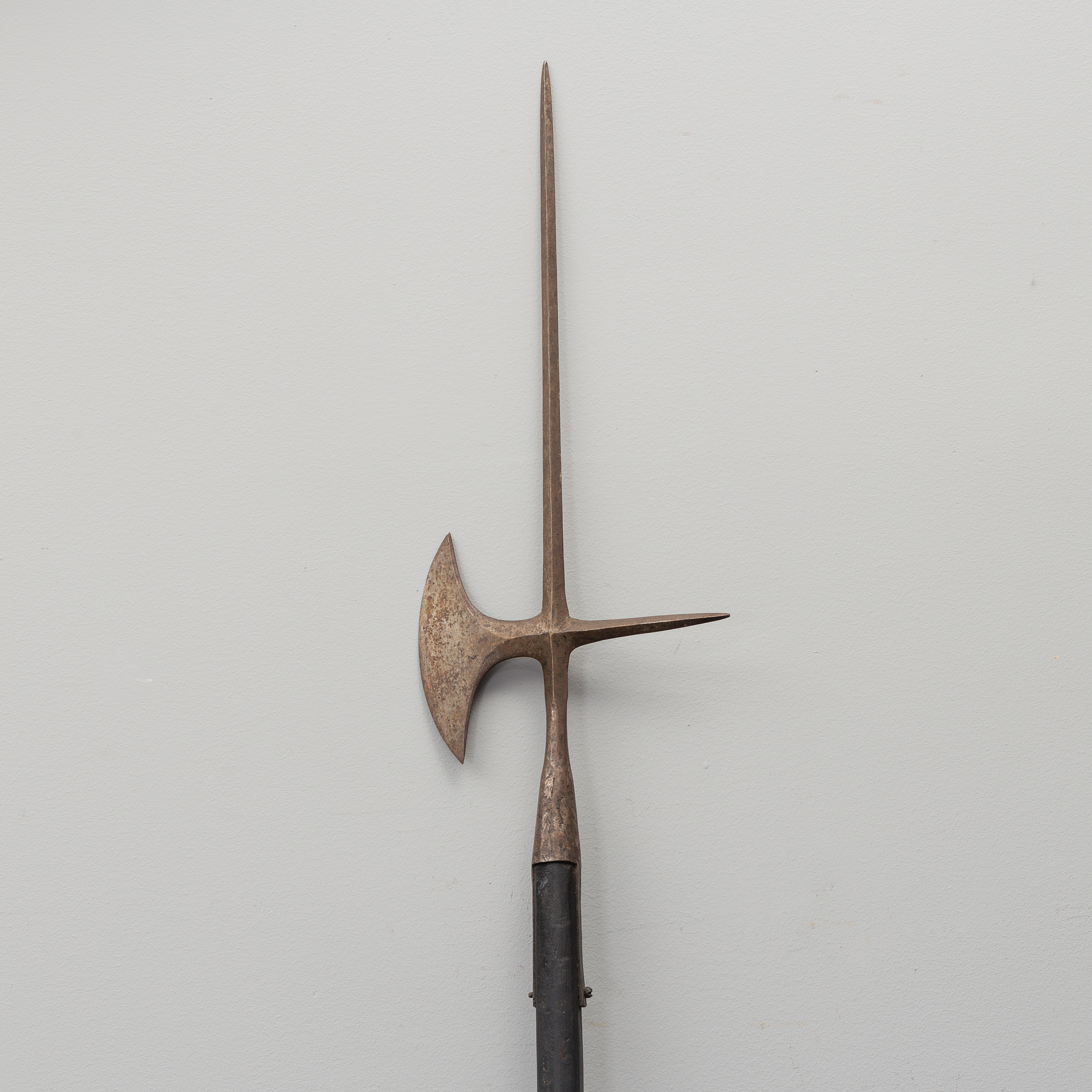 A Swedish halberd called 1697 pattern. - Bukowskis