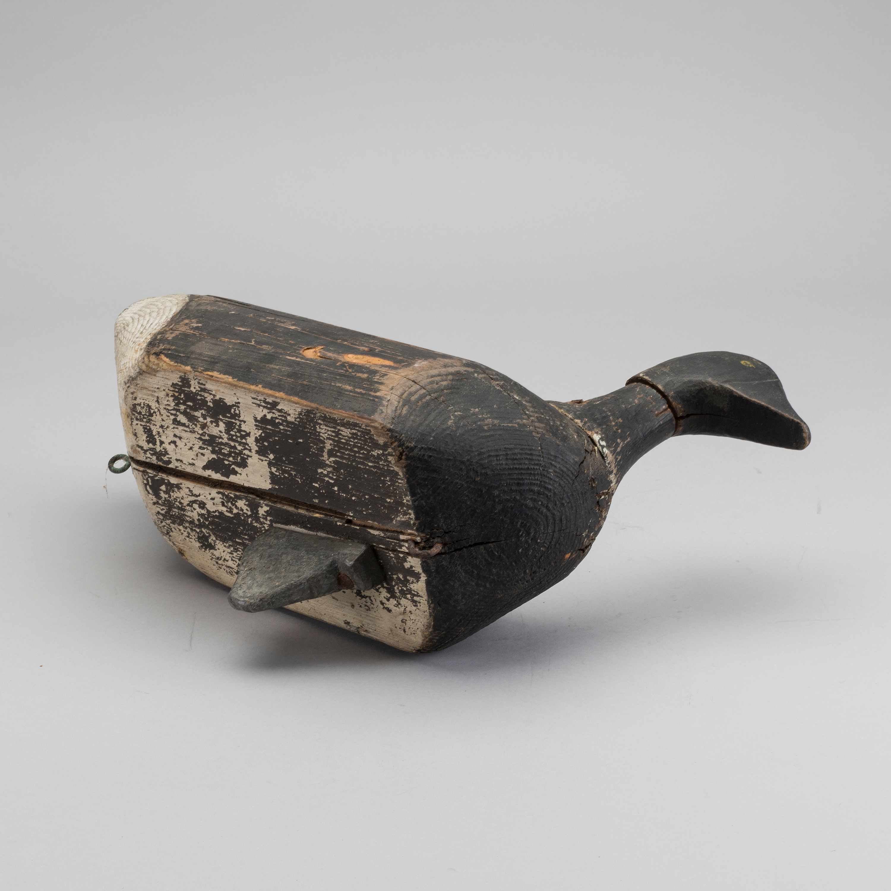 VETTE, skuret trä. - Bukowskis