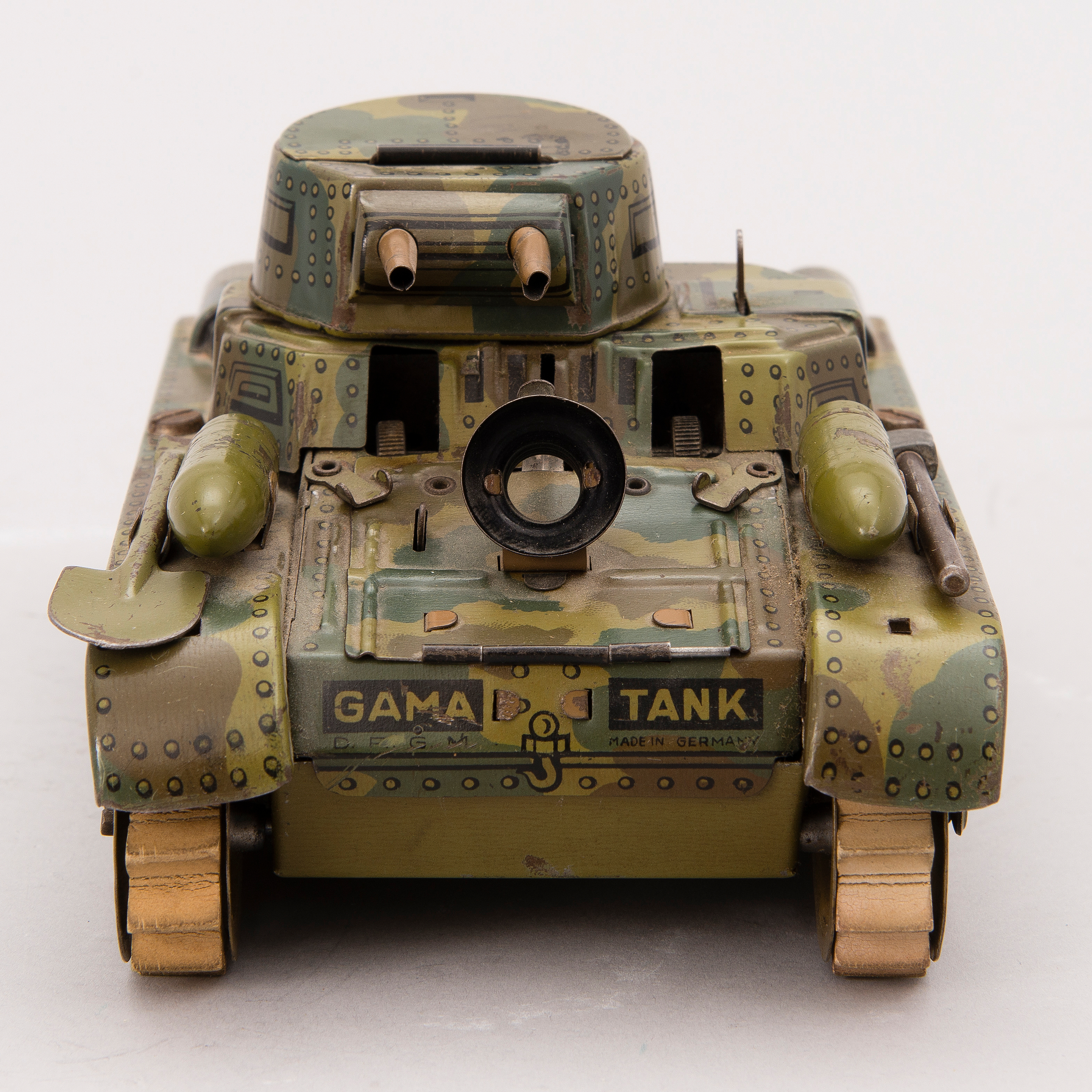 A German 1930s tinplate Gama tank. - Bukowskis