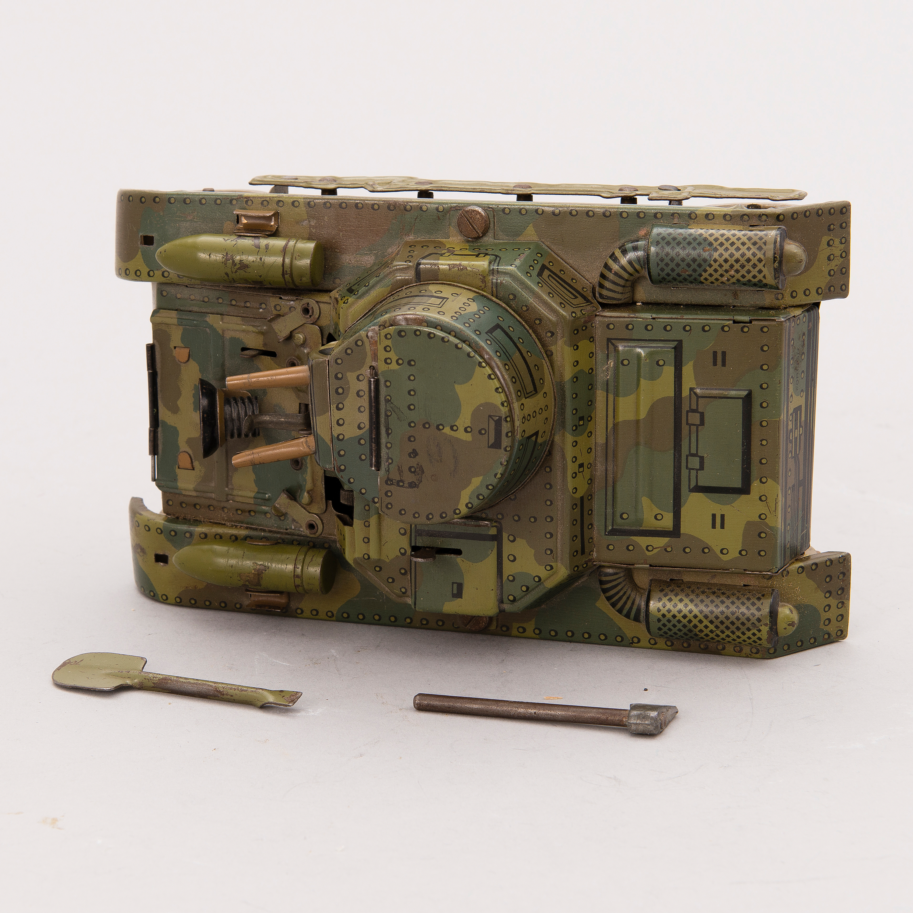 A German 1930s tinplate Gama tank. - Bukowskis