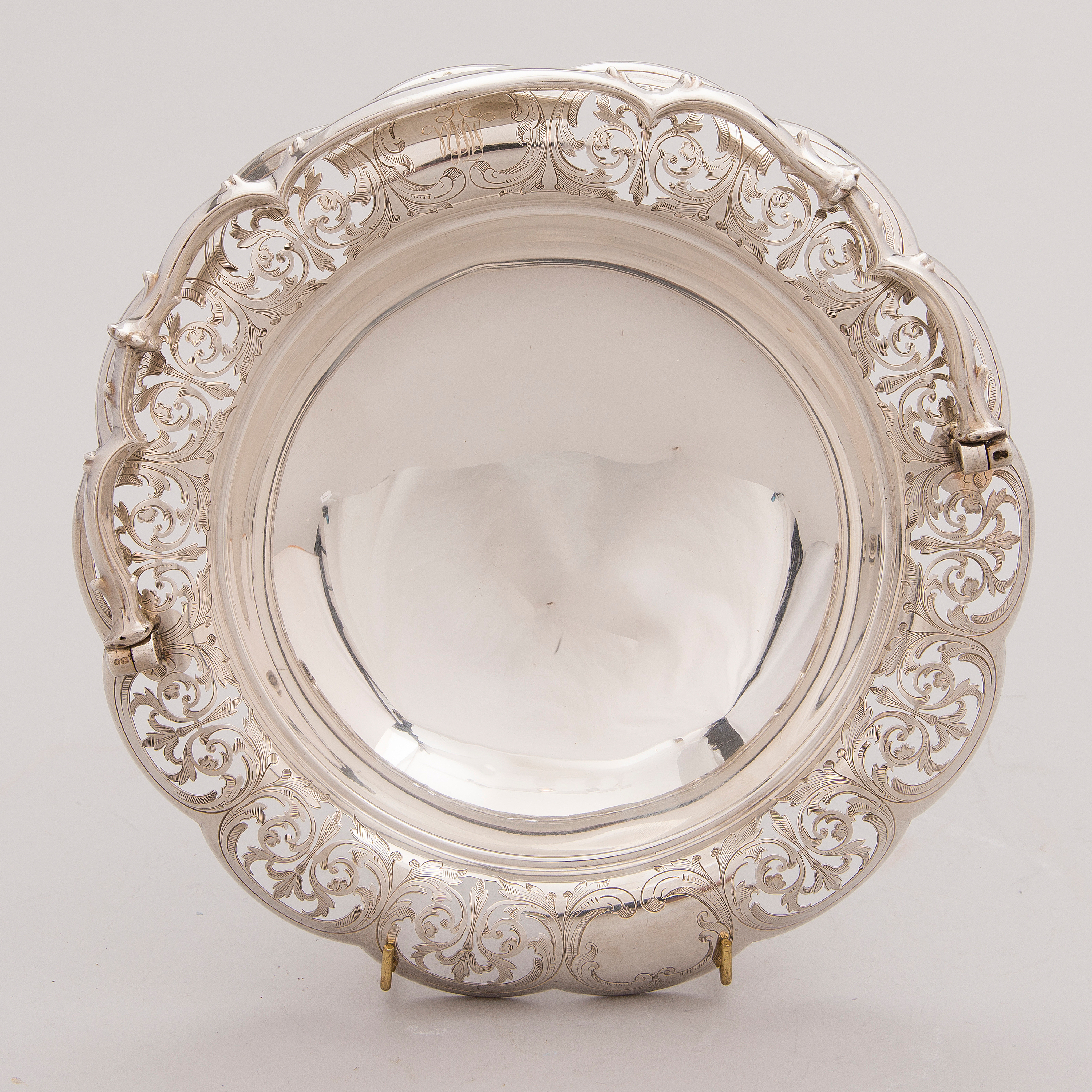 A 1920 silver bread basket, London. - Bukowskis