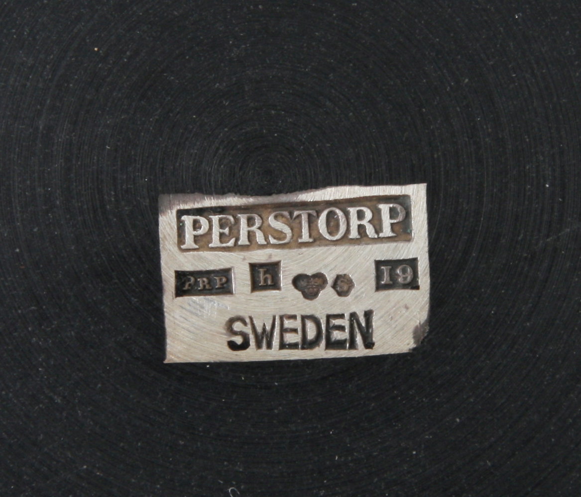 BRICKA och UNDERLÄGG, 5+1, isolit och silver. Perstorp. - Bukowskis