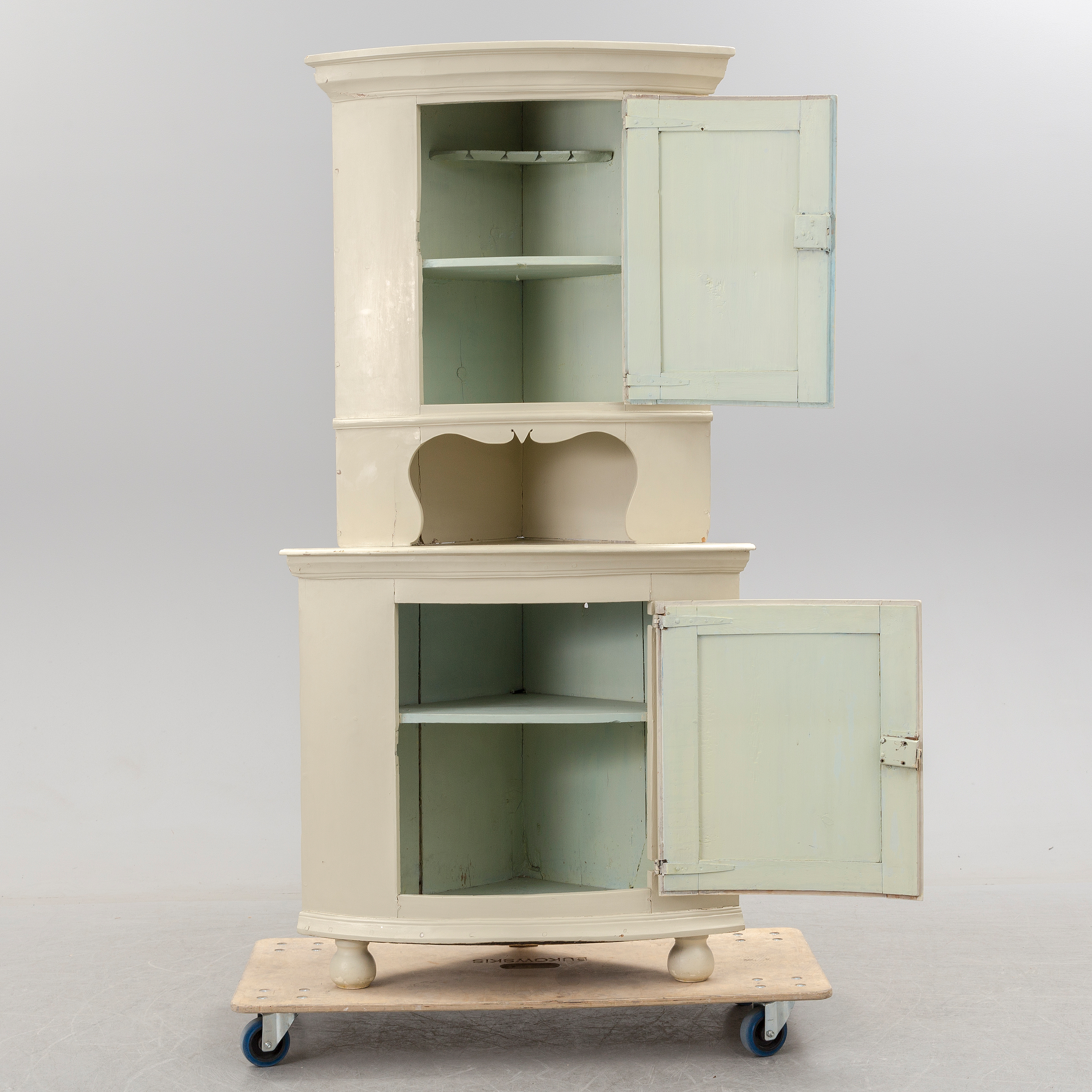 A second half of the 19th century cabnt. - Bukowskis