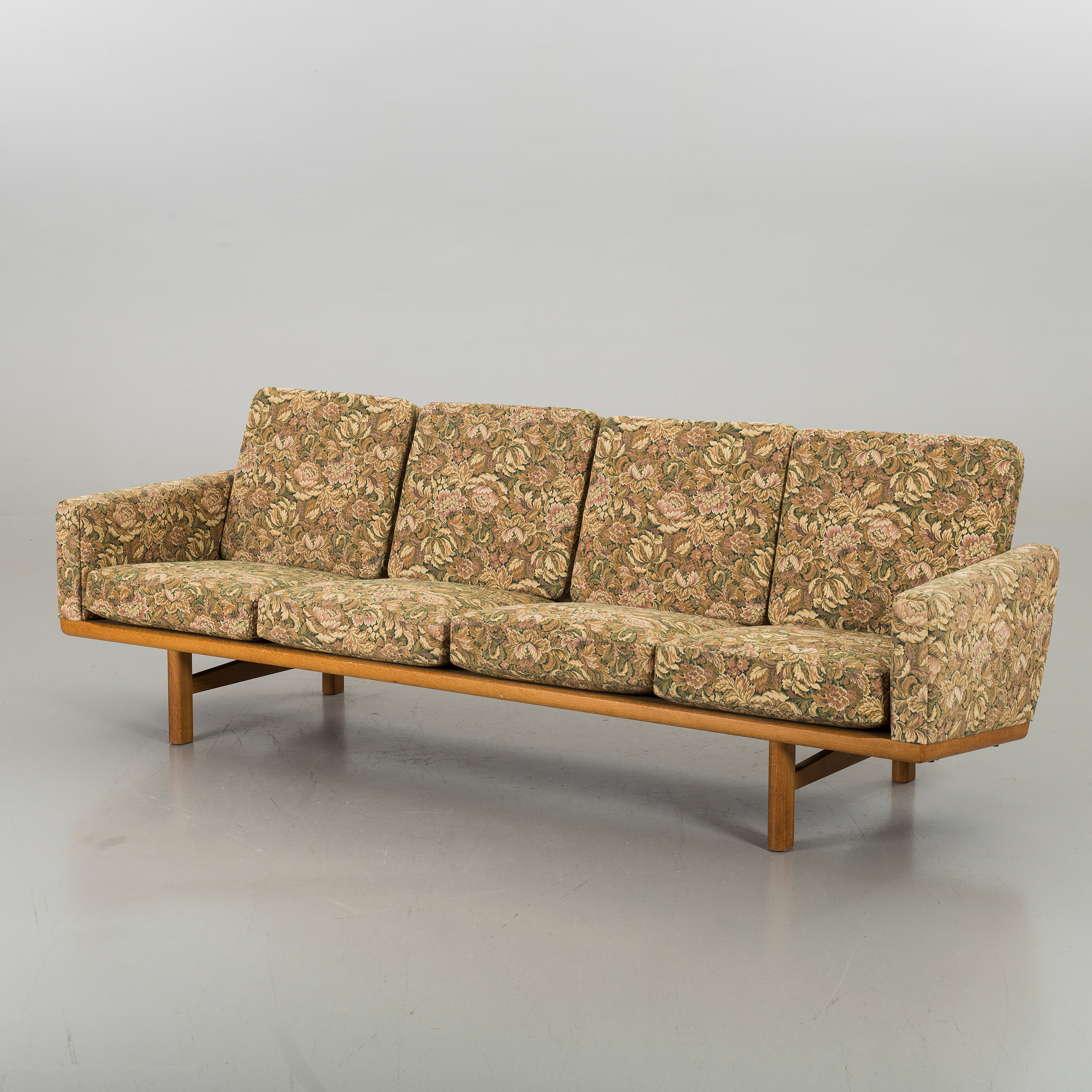 HANS J WEGNER, soffa modell "GE 236", för Getama, Danmark 1961. - Bukowskis