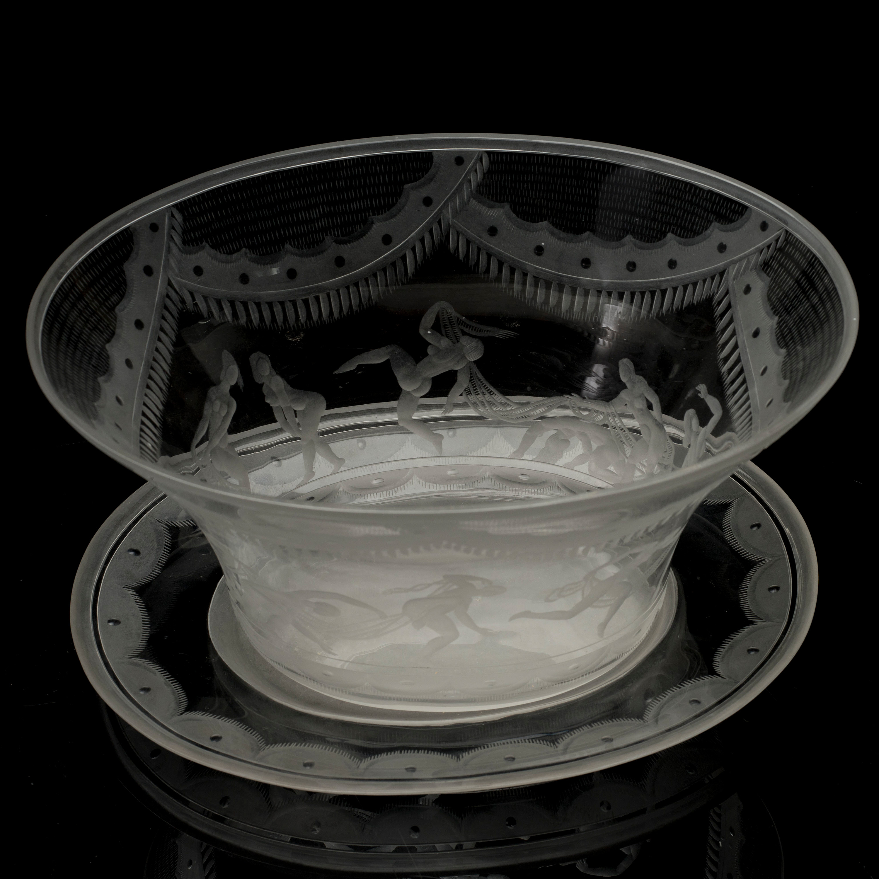 SIMON GATE, a signed glass bowl. - Bukowskis