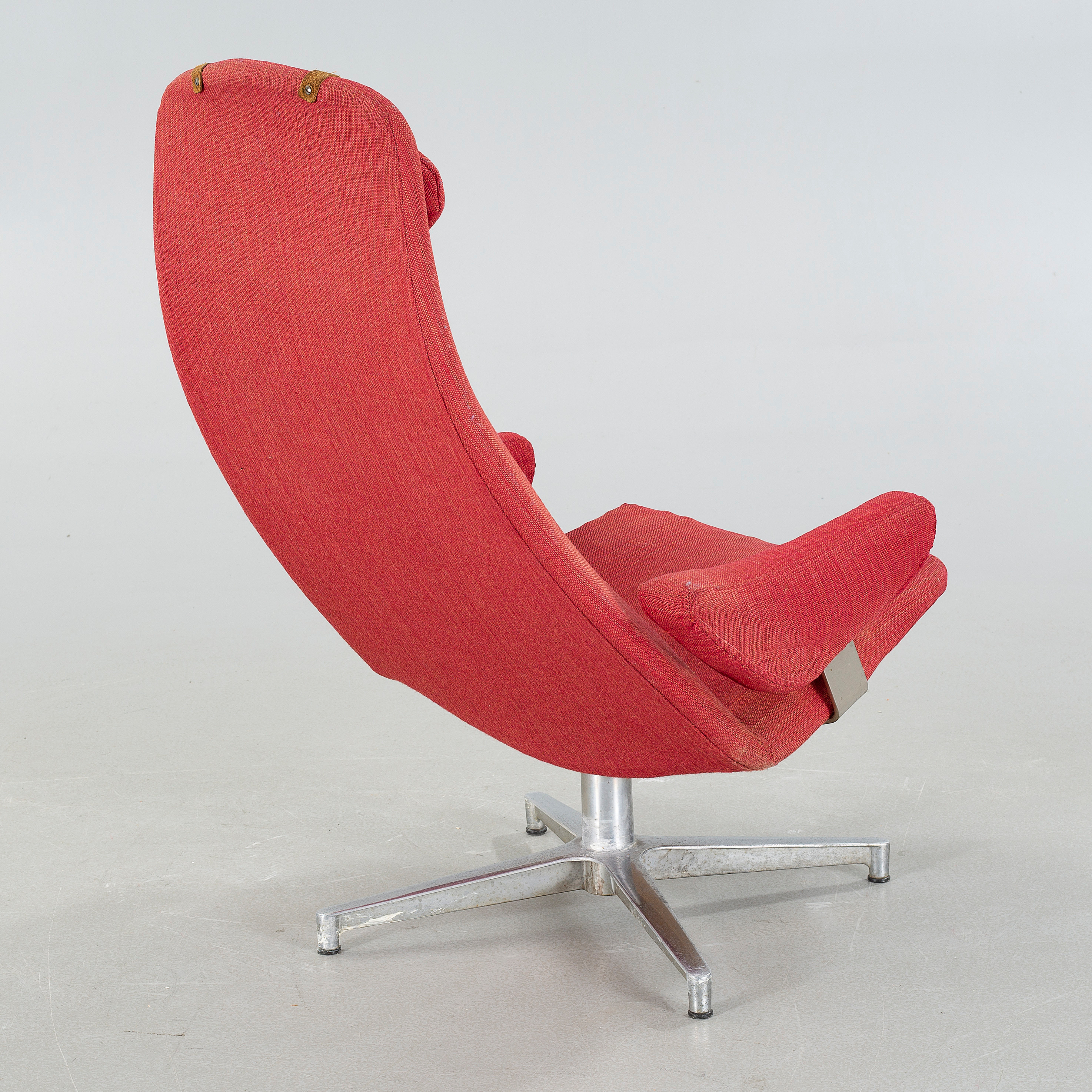 A "Contourett Roto" chair, designed by Alf Svensson for Dux Möbel AB ...