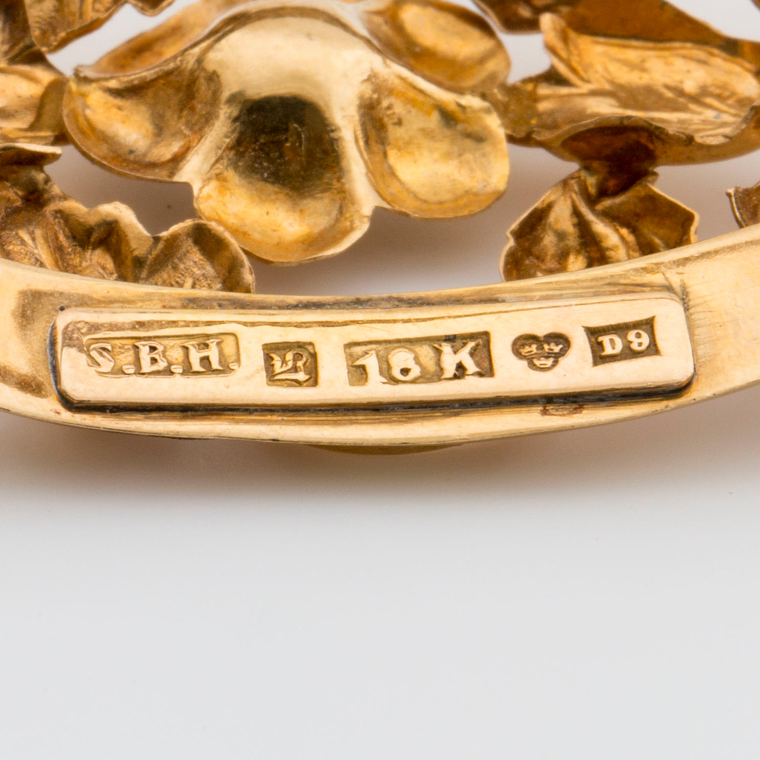 BROSCH, 18K gold with 1 cultured bouton pearl, Swedish hallmarks 1954 ...