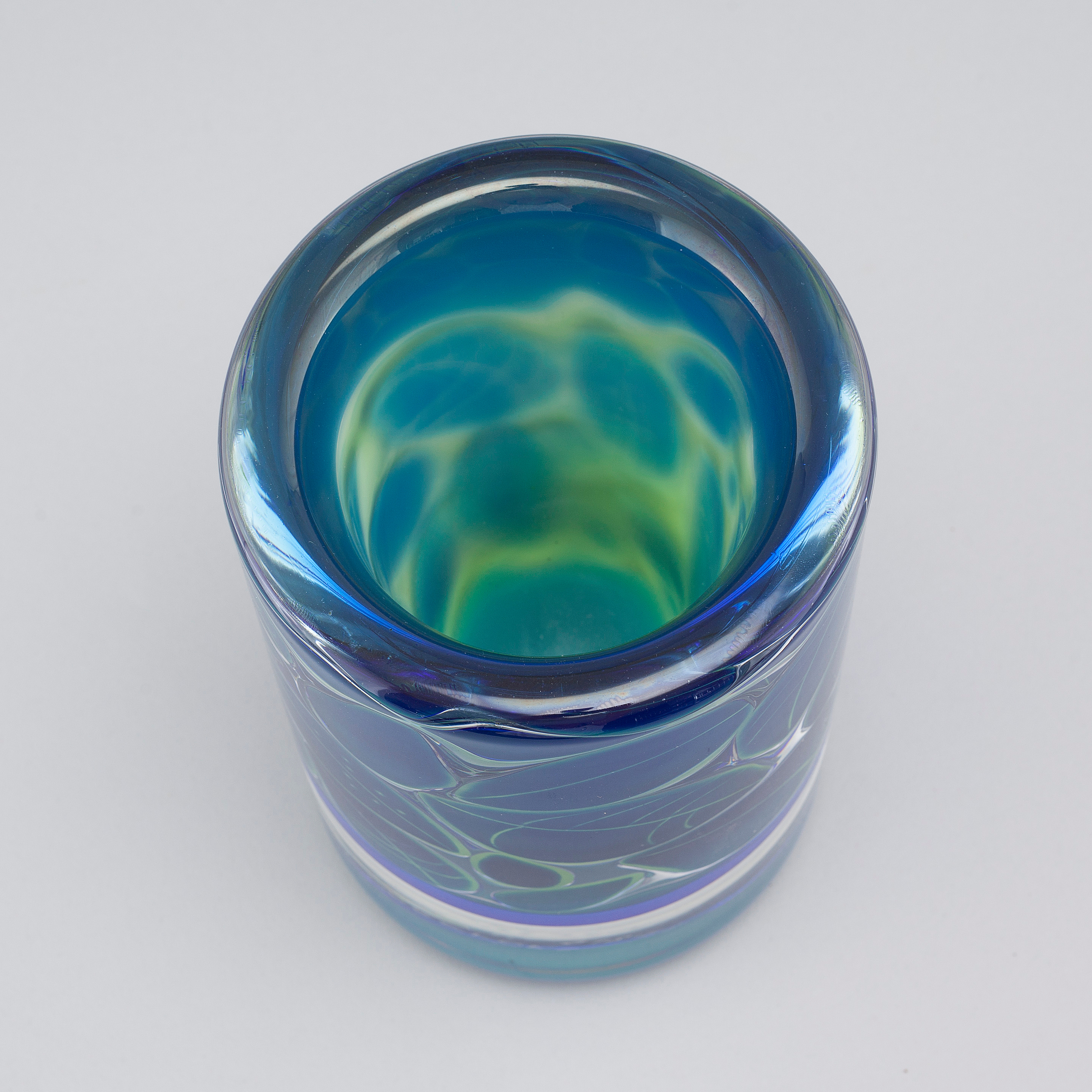 A 1970s ariel glass vase by Olle Alberius for Orrefors. - Bukowskis